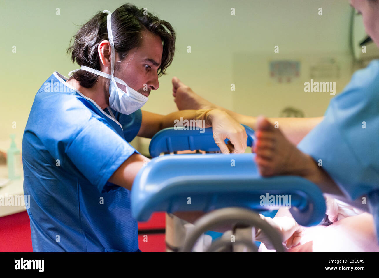 Delivery room doctor hi-res stock photography and images - Alamy