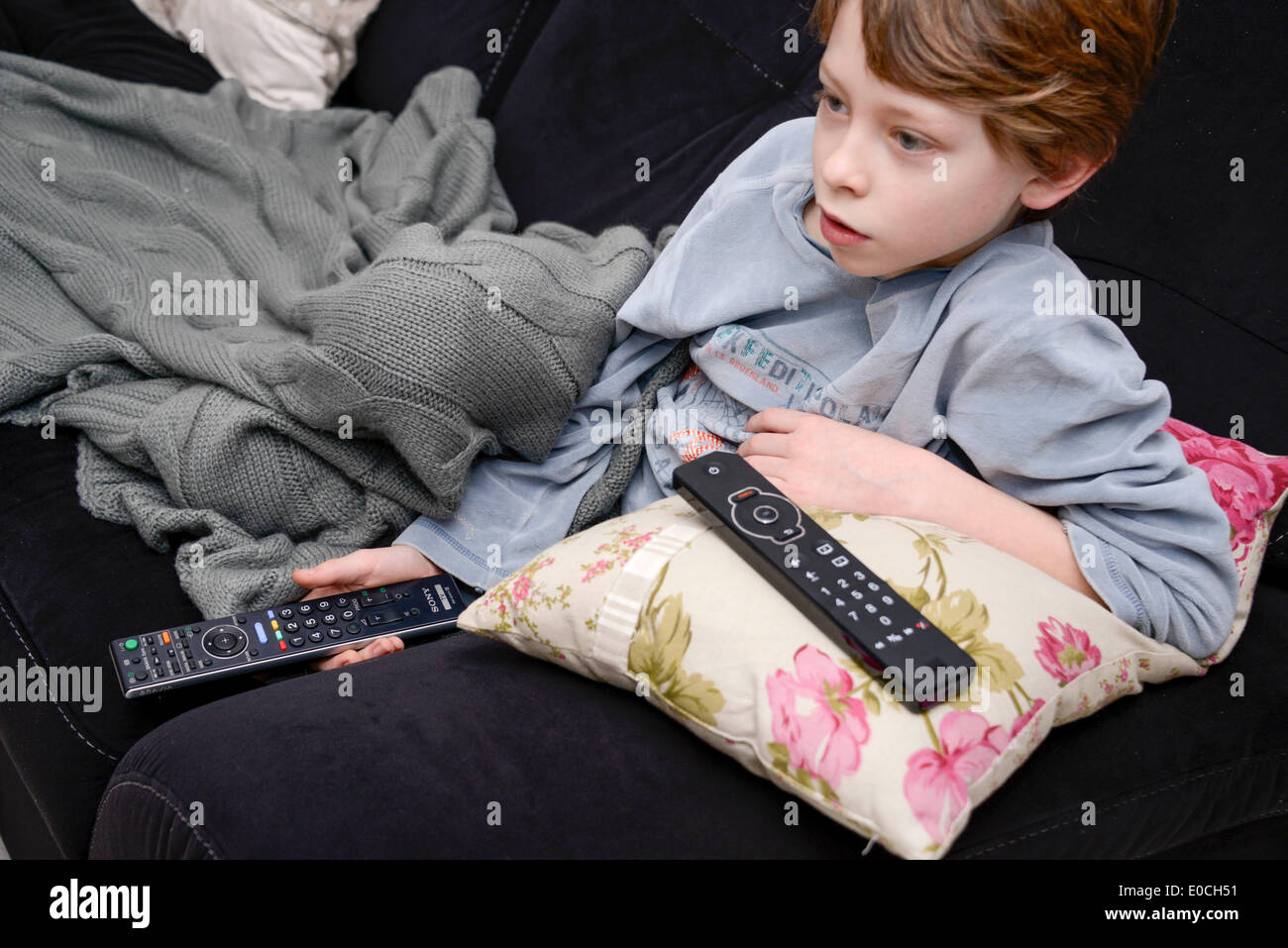 Child watching television Stock Photo - Alamy