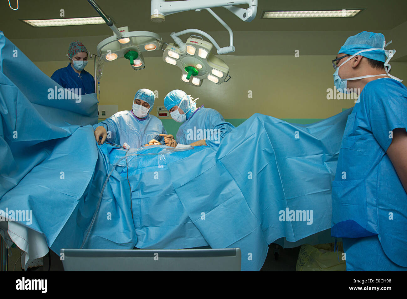Hip prosthesis, surgery Stock Photo - Alamy