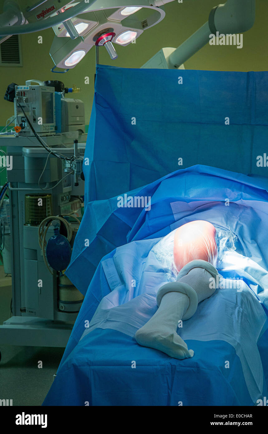 Hip operation hospital hi-res stock photography and images - Alamy