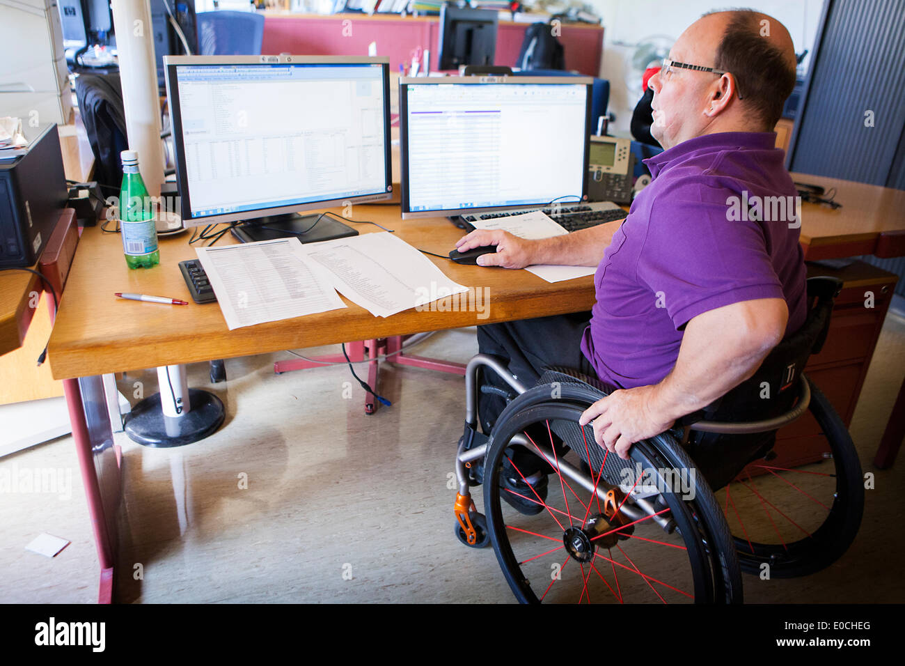 Handicapped hi-res stock photography and images - Alamy
