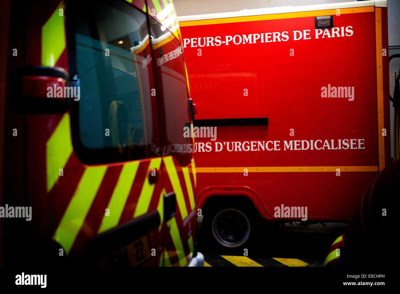 Fire truck paris hi-res stock photography and images - Alamy