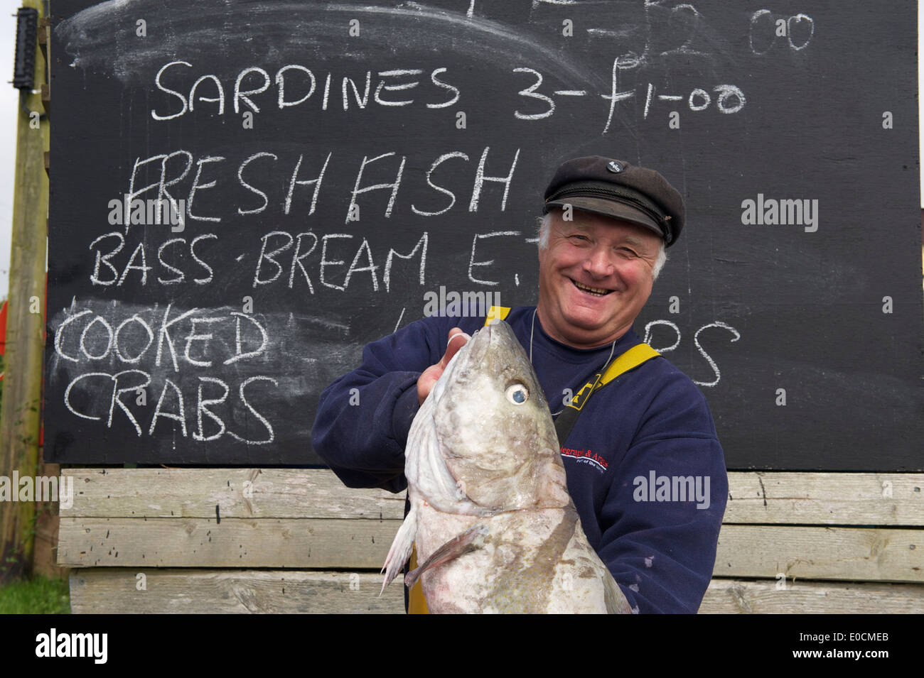 Crabs and fish for sale hi-res stock photography and images - Alamy
