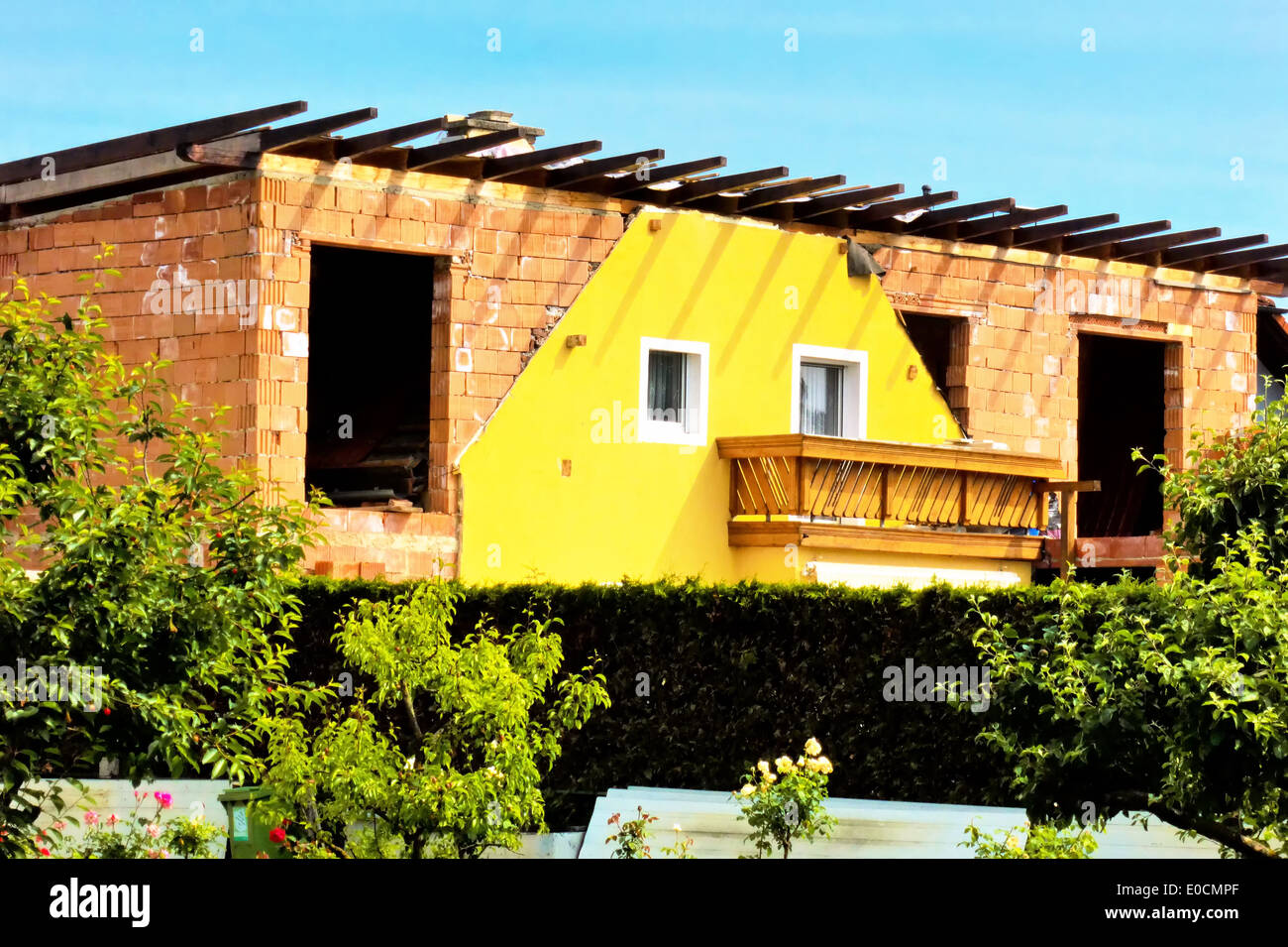 Rebuilding the roof hi-res stock photography and images - Alamy