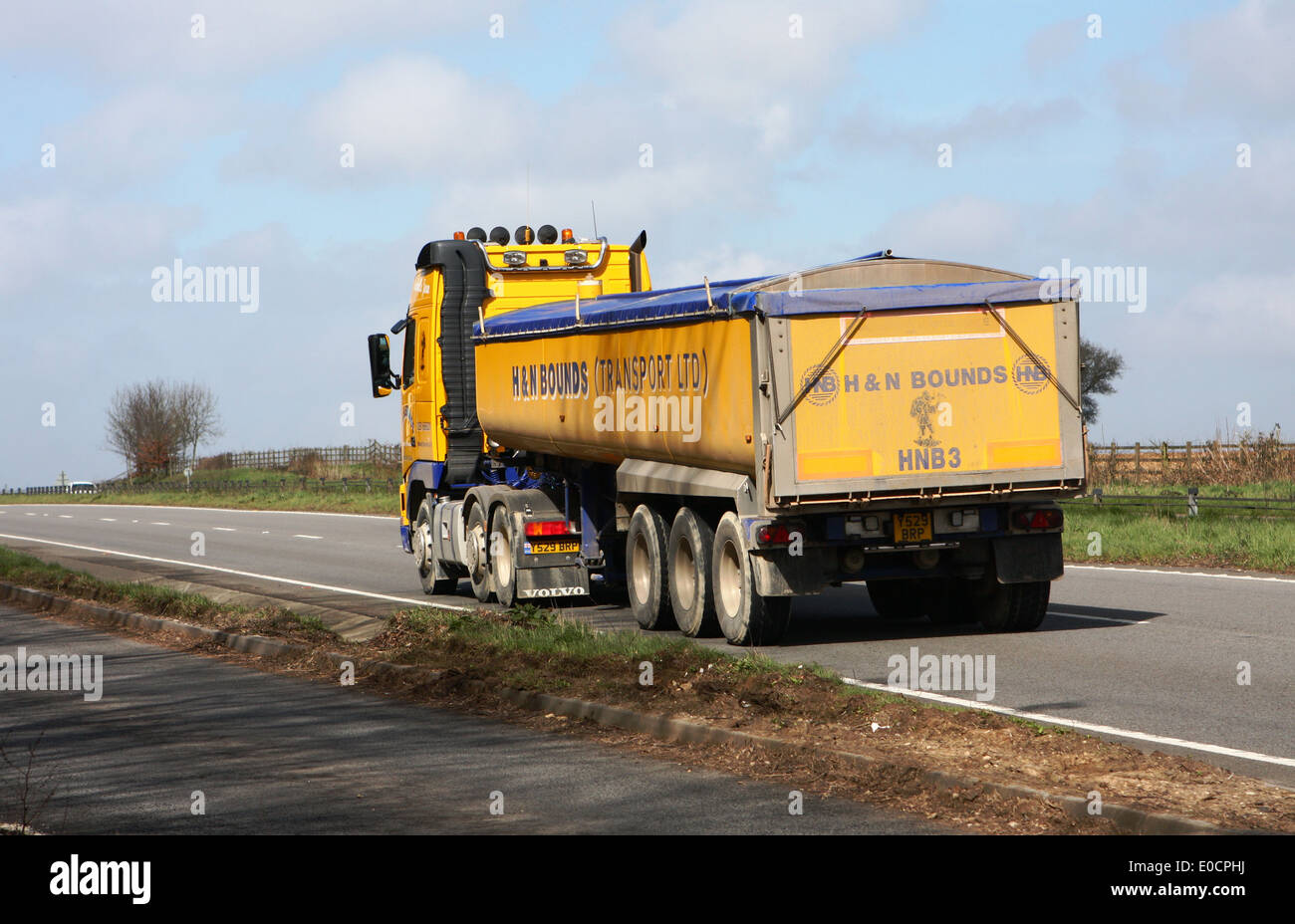 Side tipping lorry hi-res stock photography and images - Alamy