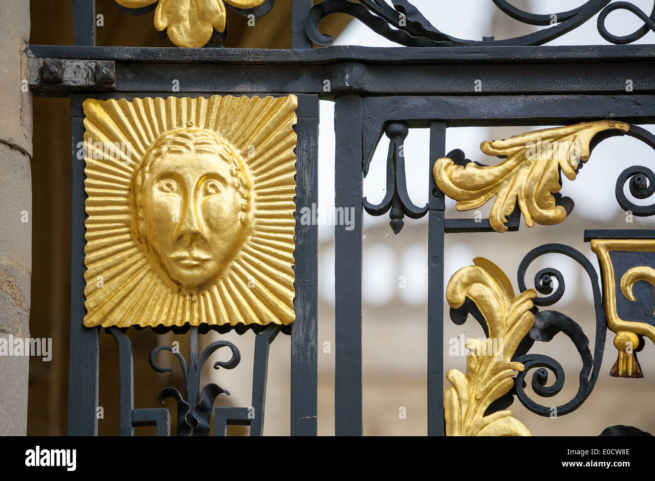 Gold metal gate hi-res stock photography and images - Alamy