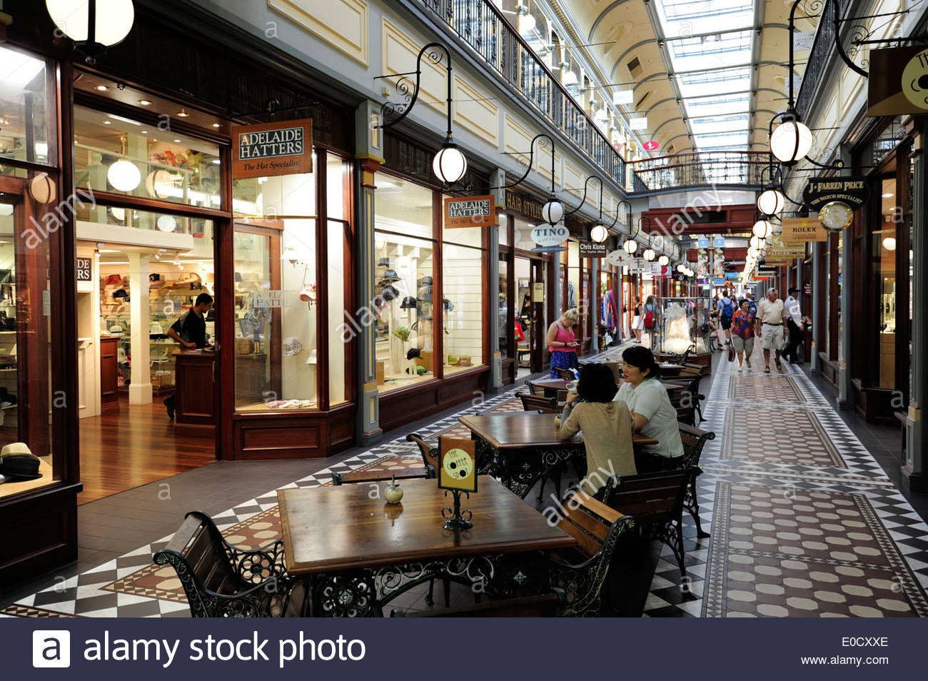 Arcade Cafe Stock Photos & Arcade Cafe Stock Images - Alamy