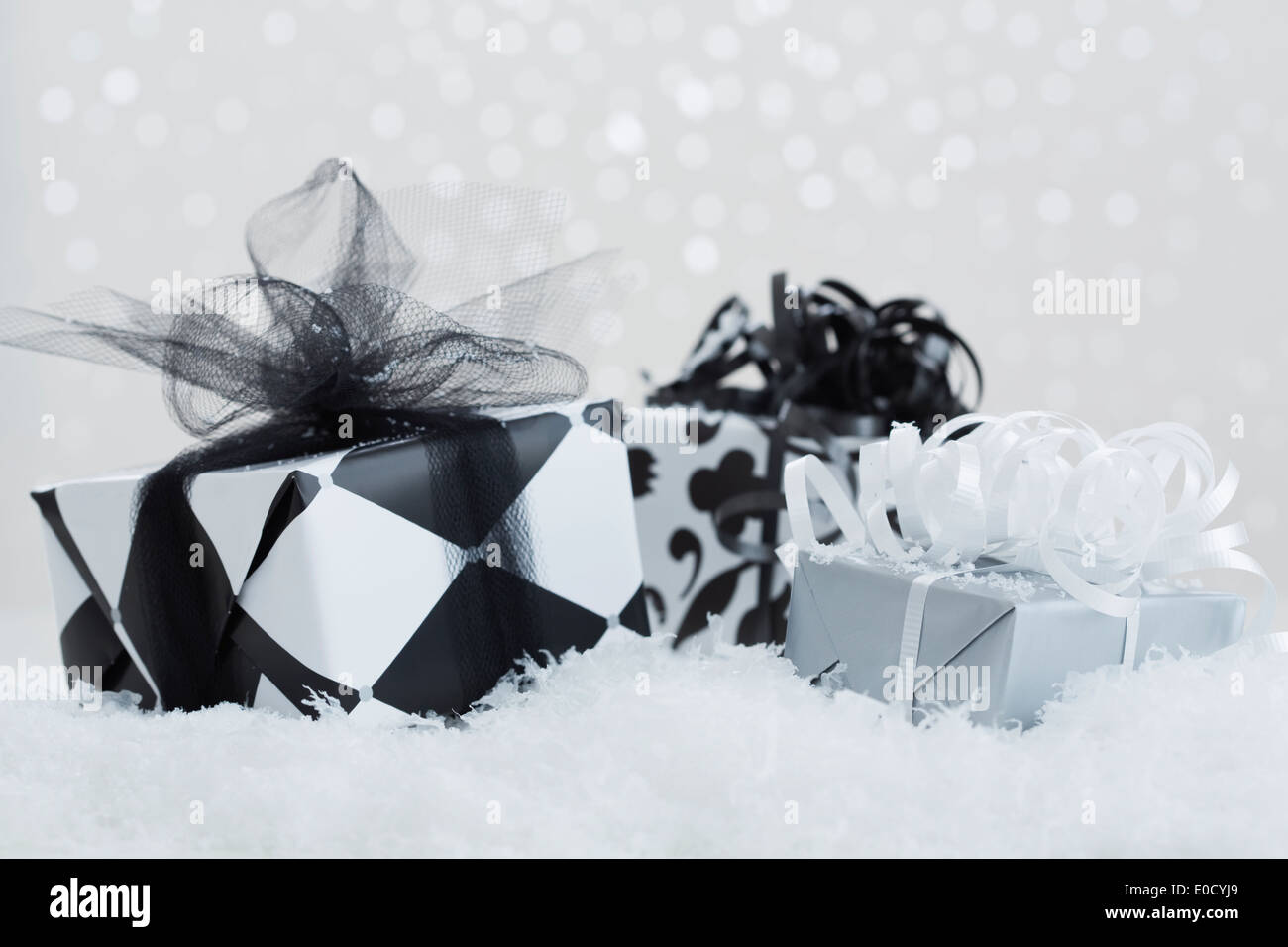 Christmas gifts on snow hi-res stock photography and images - Alamy