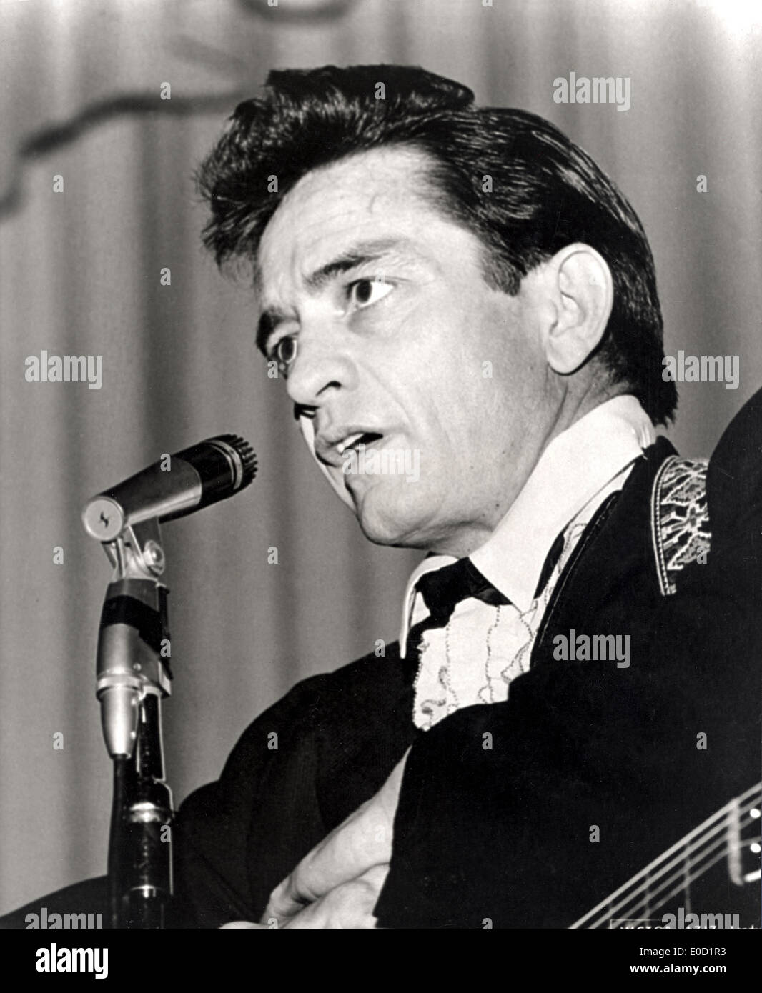 JOHNNY CASH (1932-2003) US Country musician about 1960 Stock Photo - Alamy