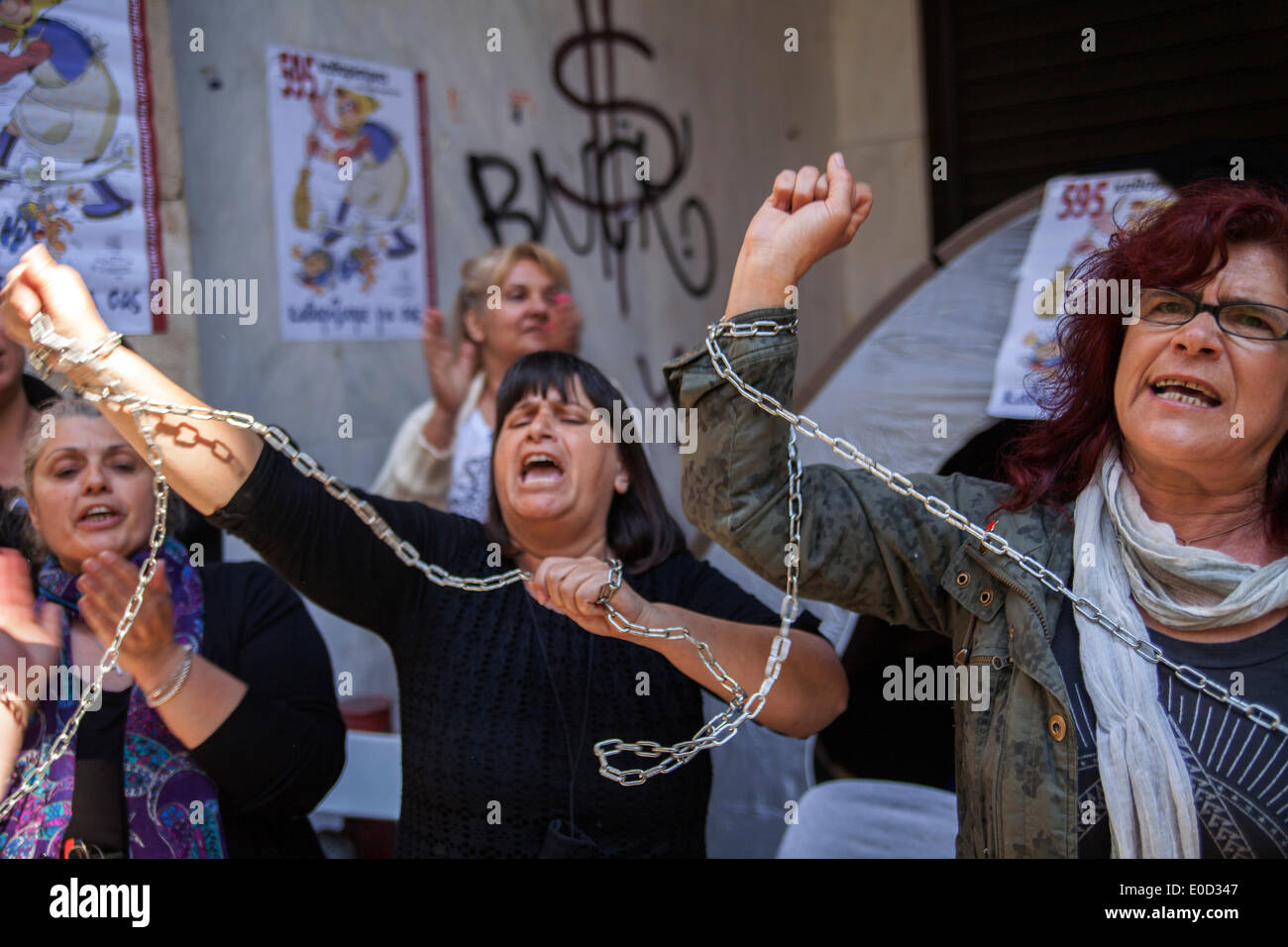 Put in chains hi-res stock photography and images - Alamy