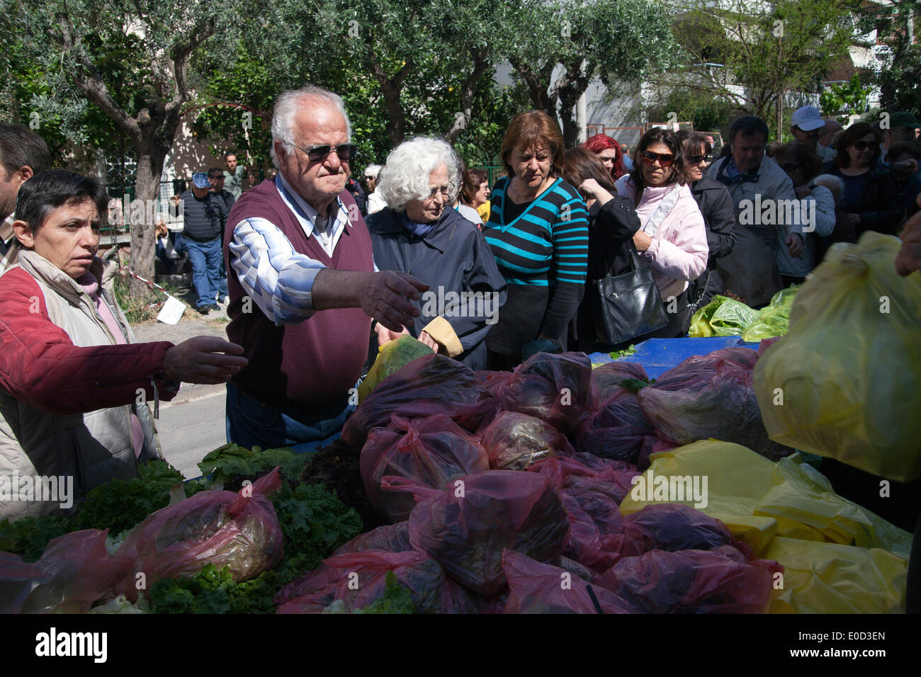 Greek Farmers provide their products for free in Athens. Farmers ...