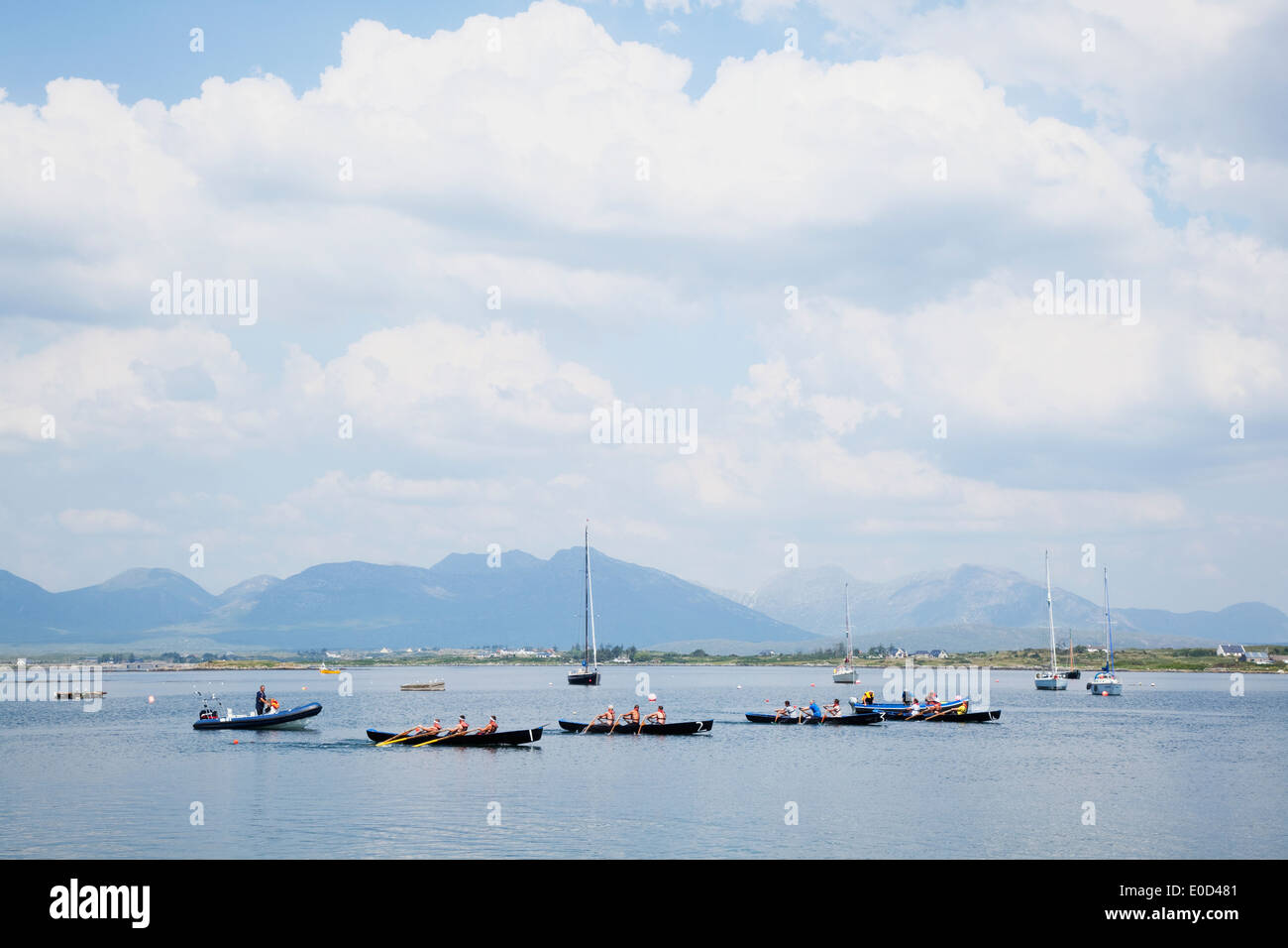 Traditional irish rowing boat hi-res stock photography and images - Alamy