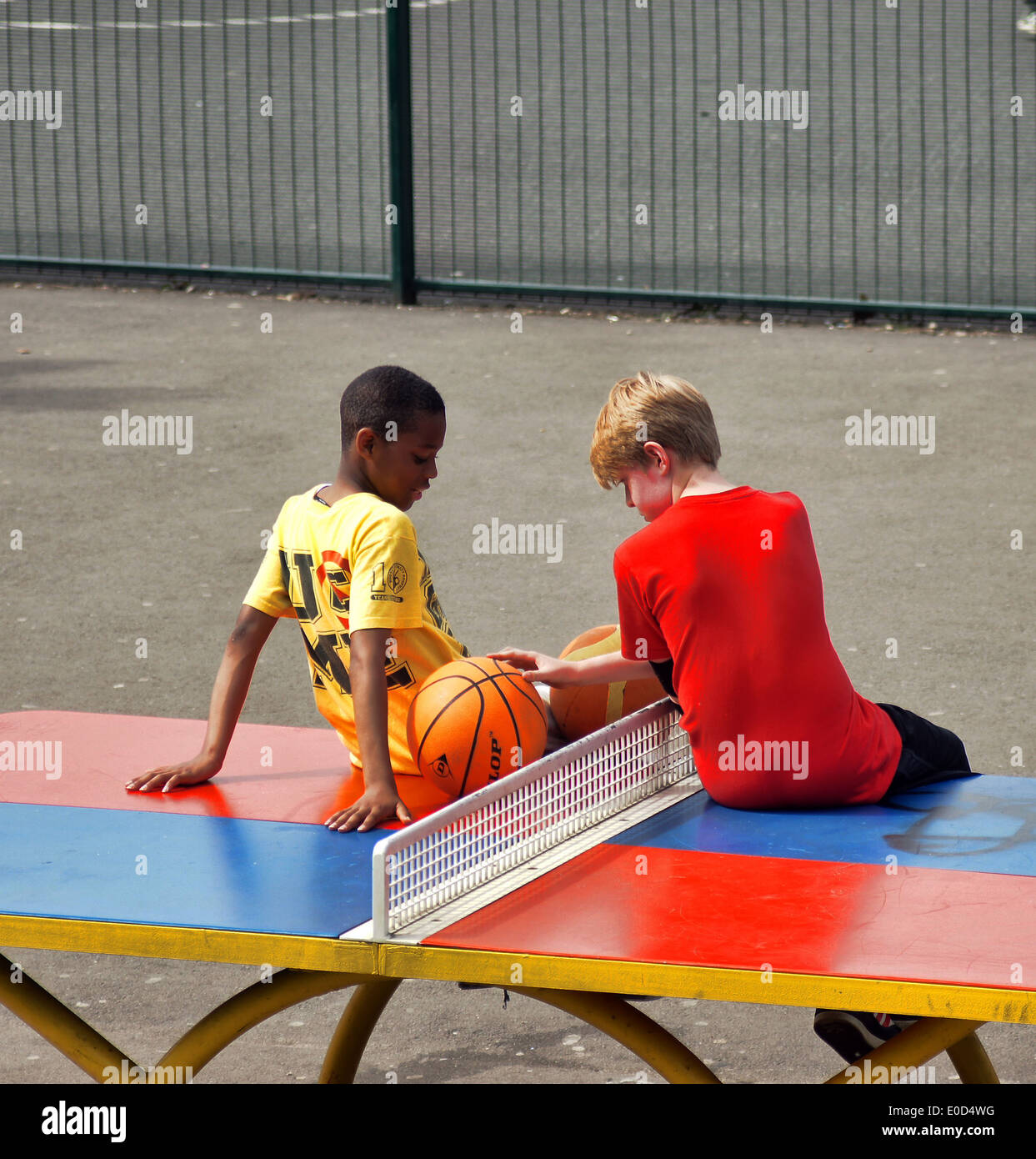 School table tennis hi-res stock photography and images - Alamy