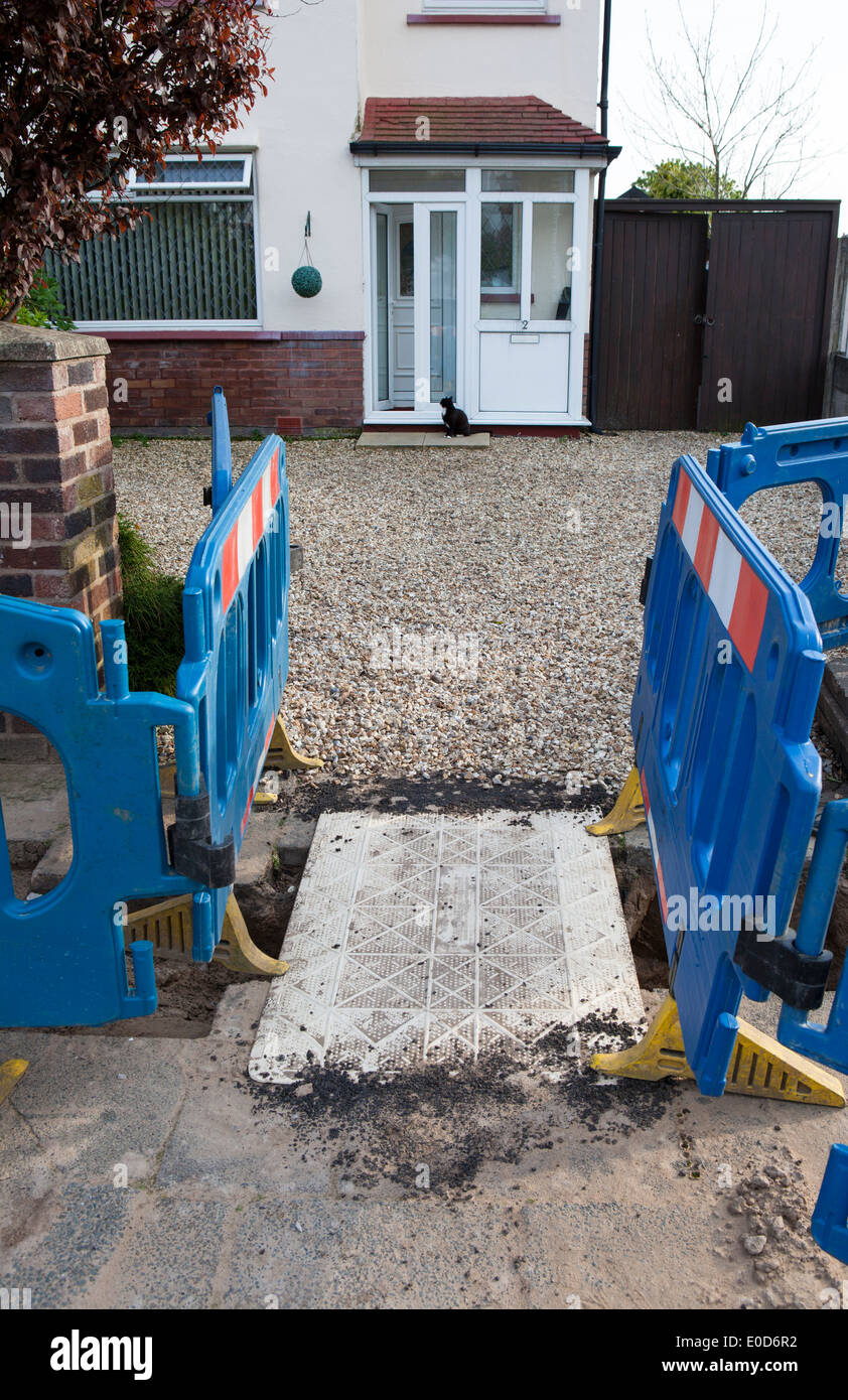 National Grid Gas replacing cast iron supply pipes with new plastic ...