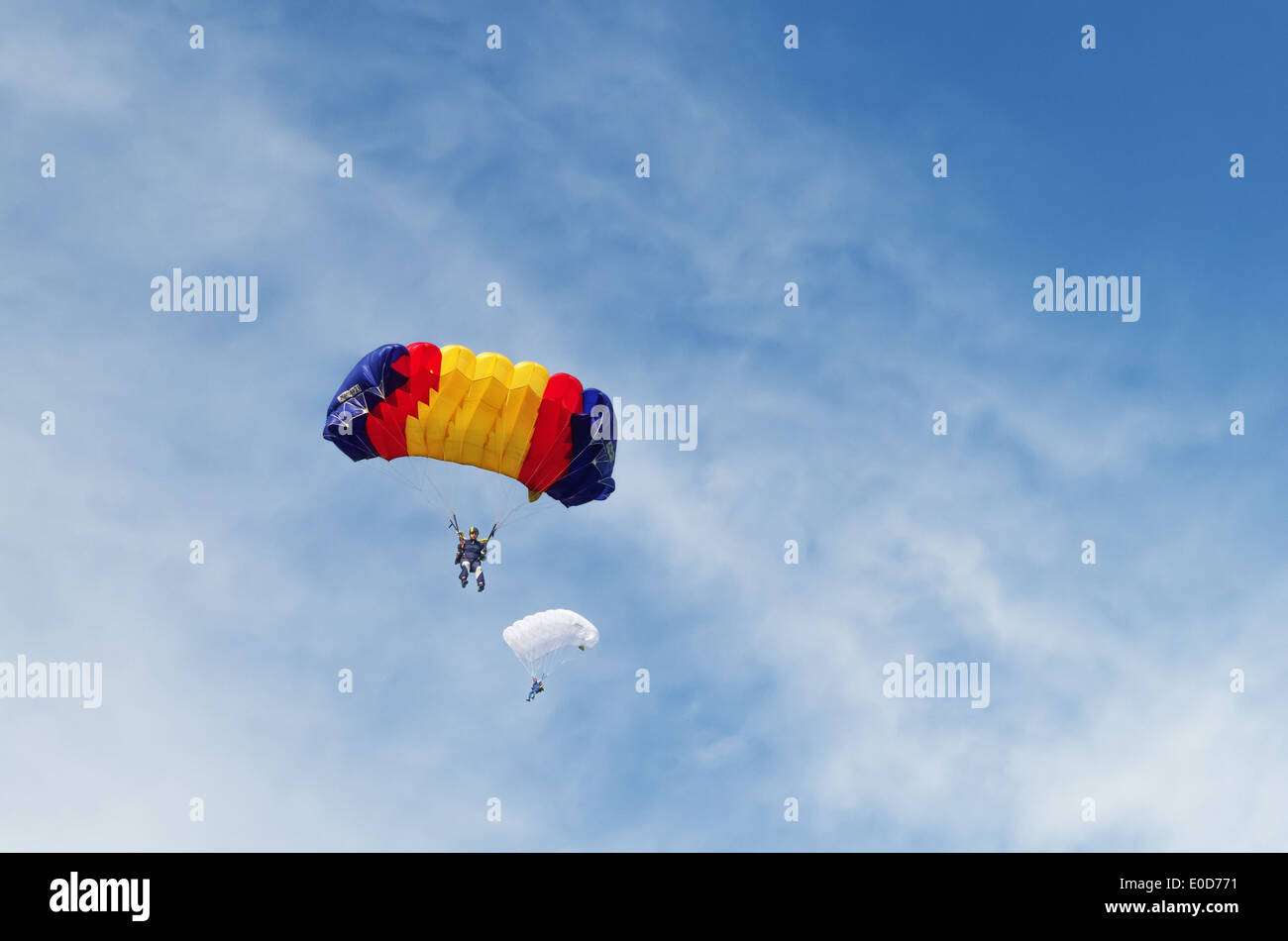 Female parachutist landing hi-res stock photography and images - Alamy
