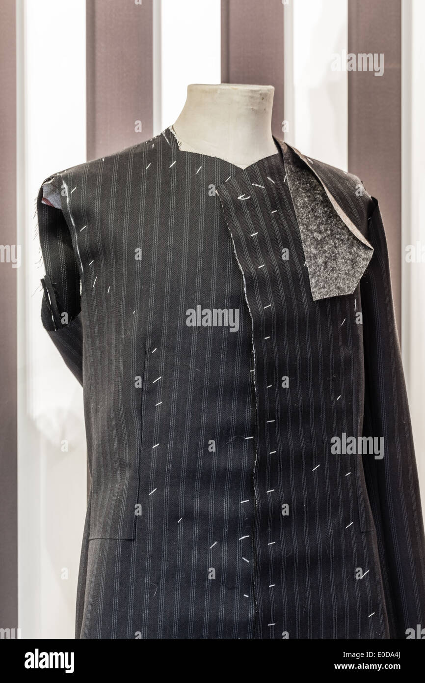 Tailor shop hi-res stock photography and images - Alamy