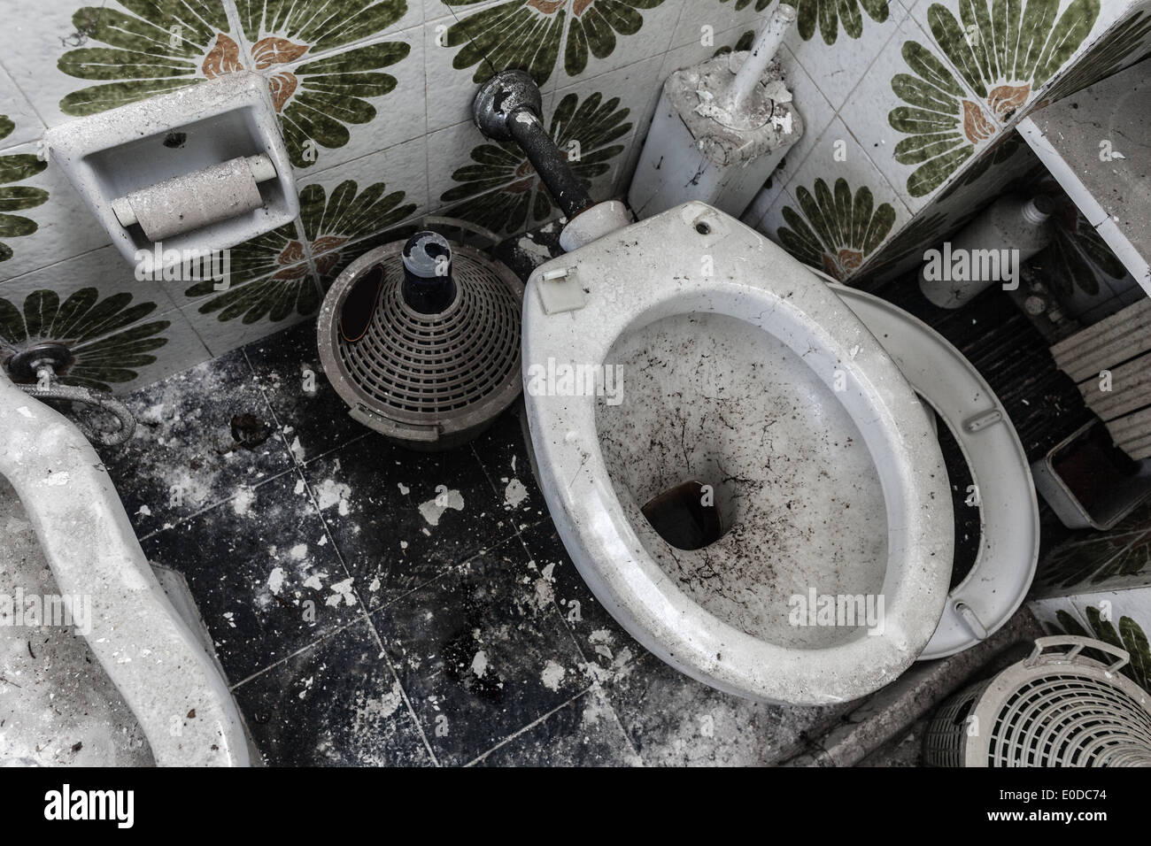 details of a very dirty and neglected bathroom Stock Photo - Alamy