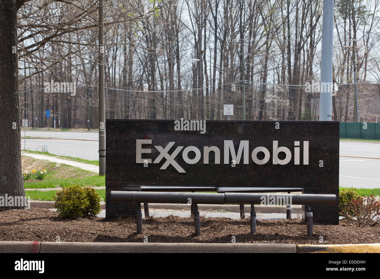 ExxonMobil sign - Fairfax, Virgina USA Stock Photo - Alamy