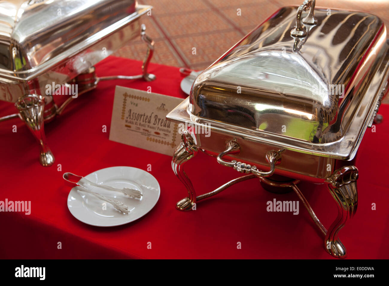 Food warmer hi-res stock photography and images - Alamy