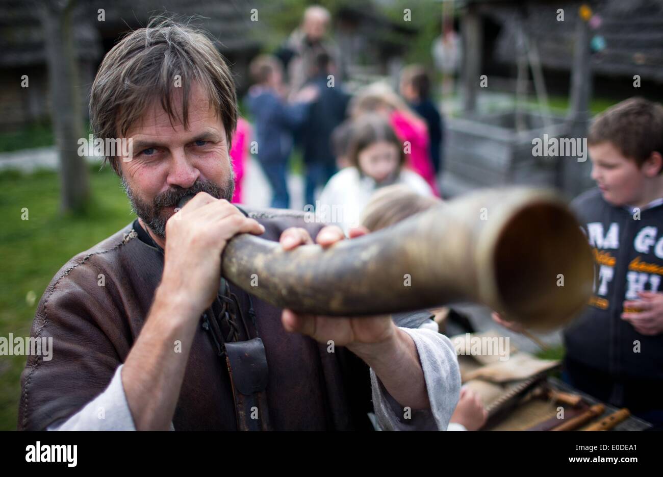 Slavic musical instruments hi-res stock photography and images - Alamy