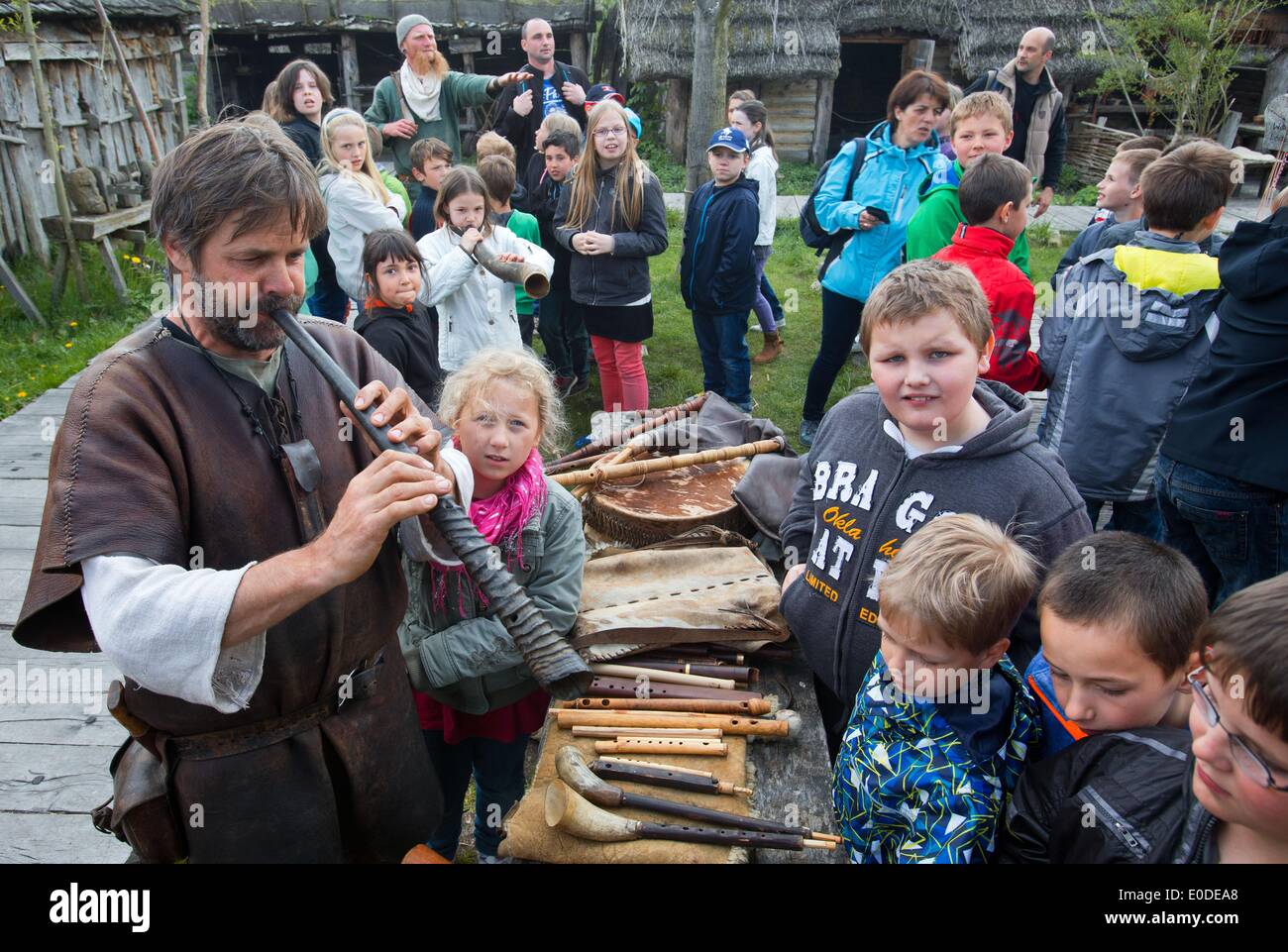 Slavic musical instruments hi-res stock photography and images - Alamy
