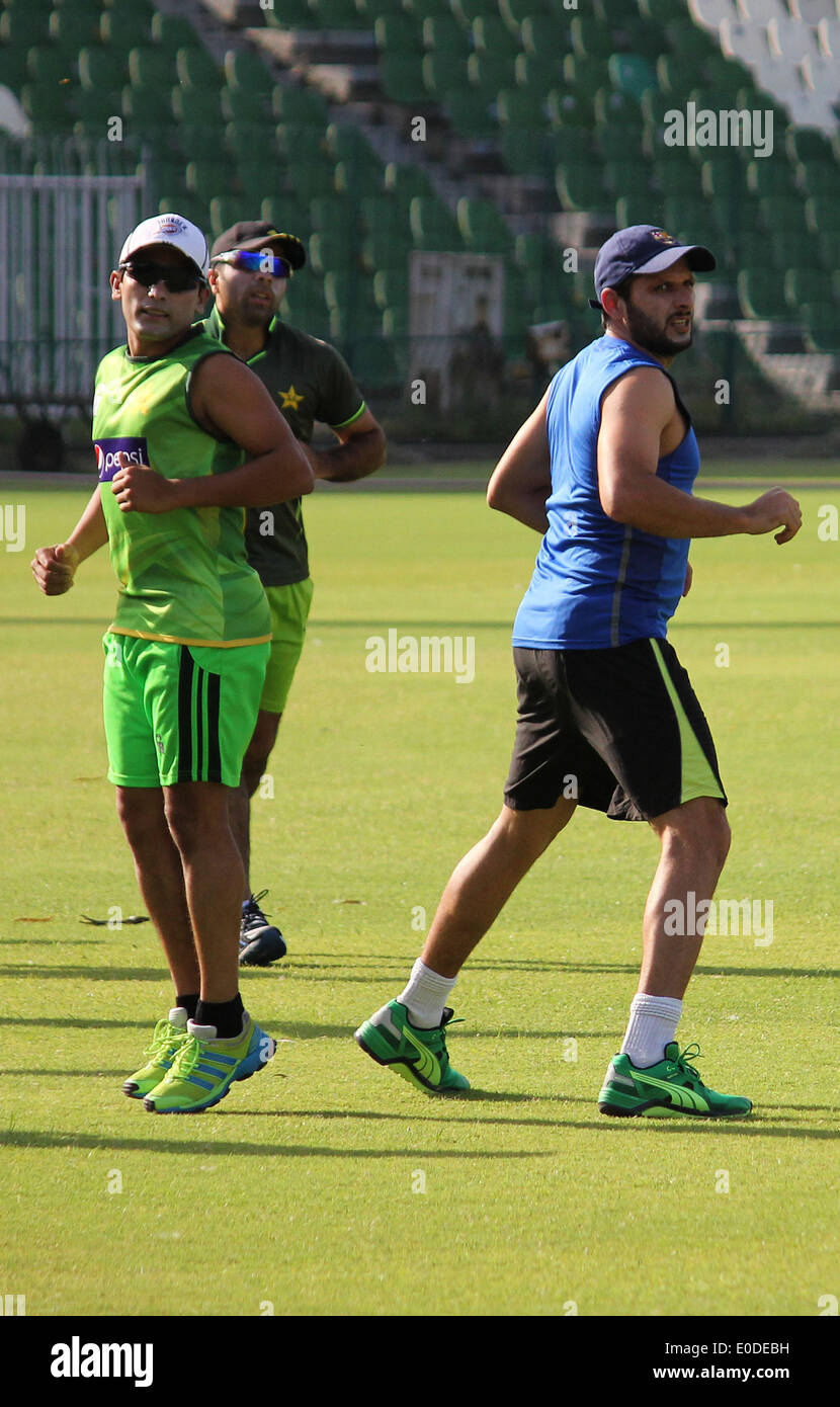 LAHORE, PAKISTAN - MAY 09: Pakistan cricket team players busy in ...
