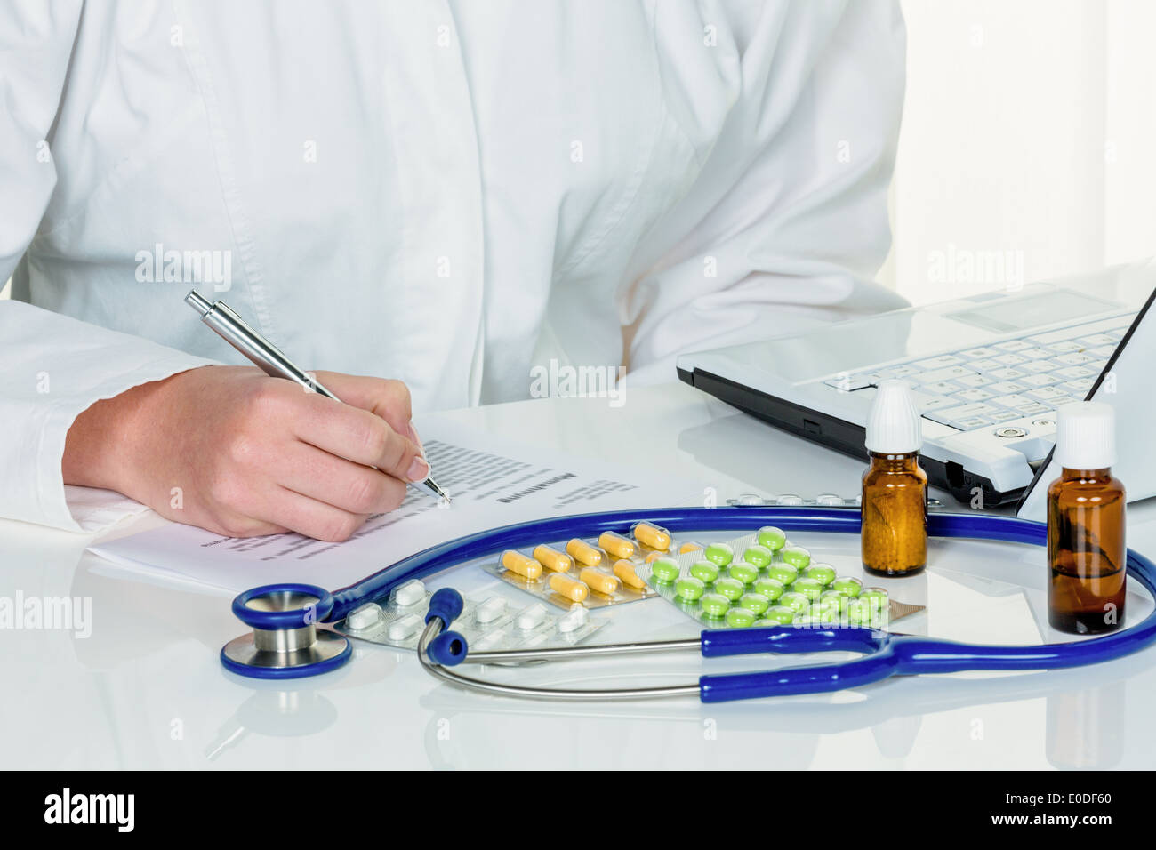 Besondere behandlung hi-res stock photography and images - Alamy