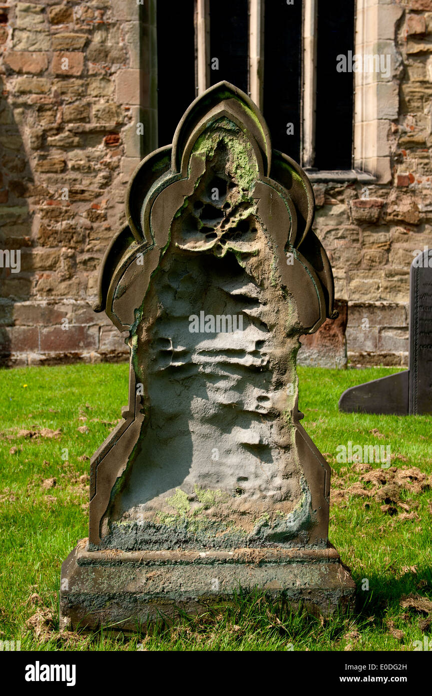 Weathered gravestone hi-res stock photography and images - Alamy