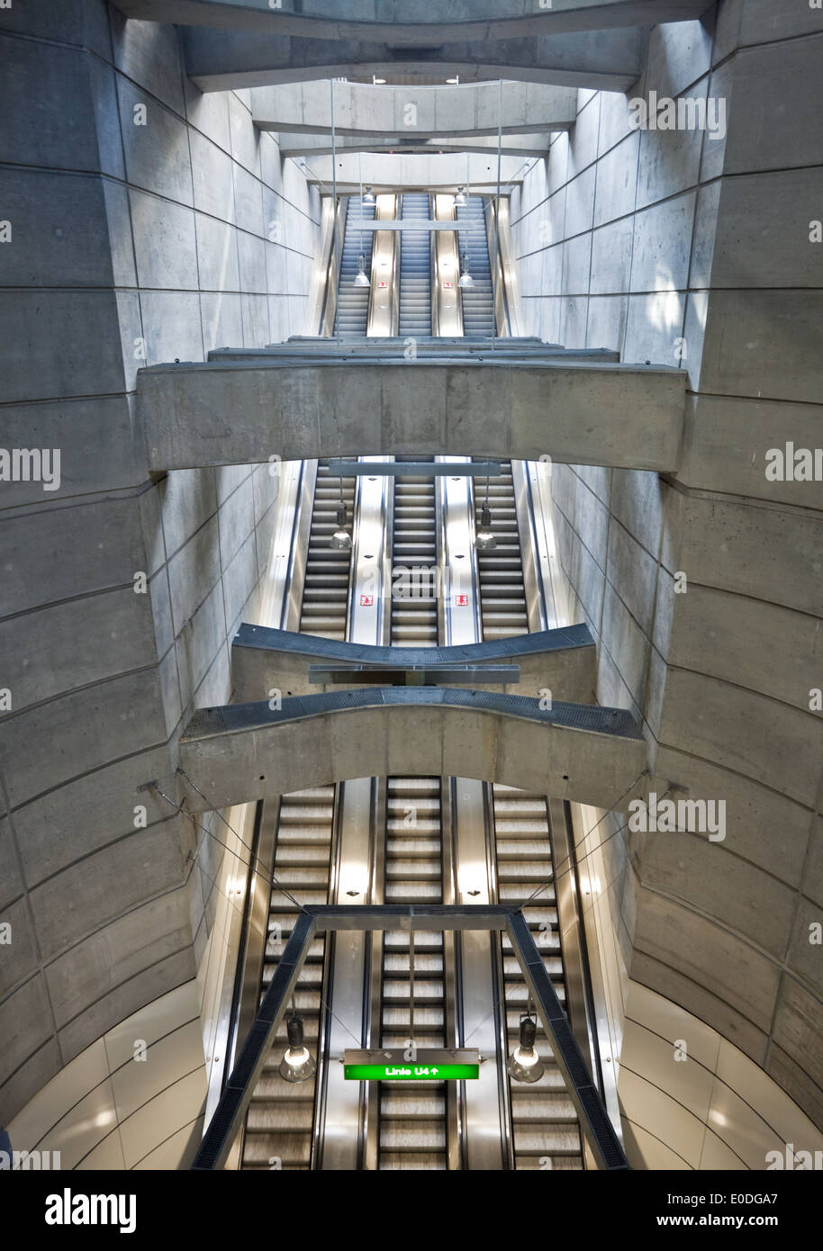 Rolltreppen, Ubahnstation Schottenring, Wien, Österreich - Escalators ...