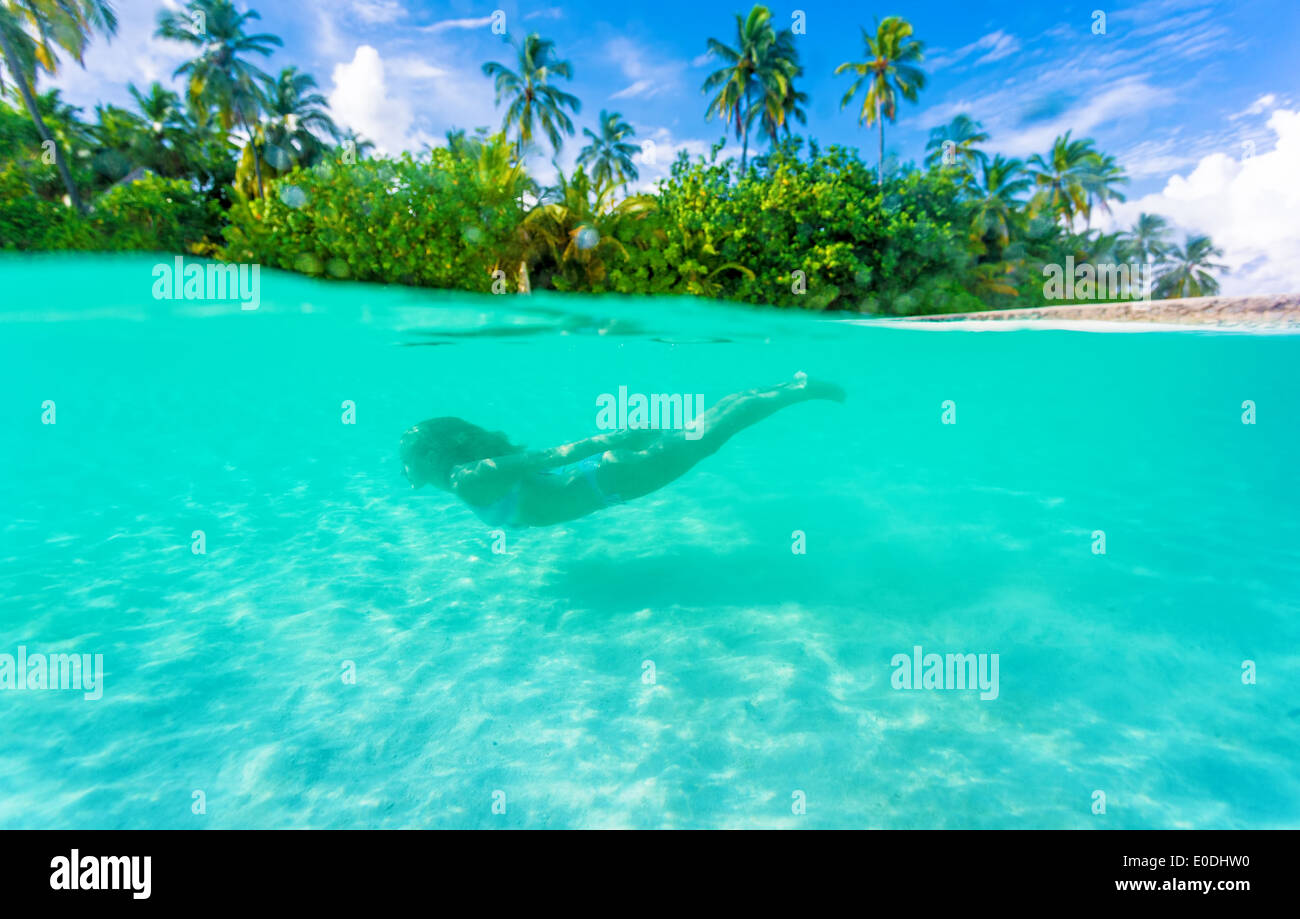 Female diving hi-res stock photography and images - Alamy