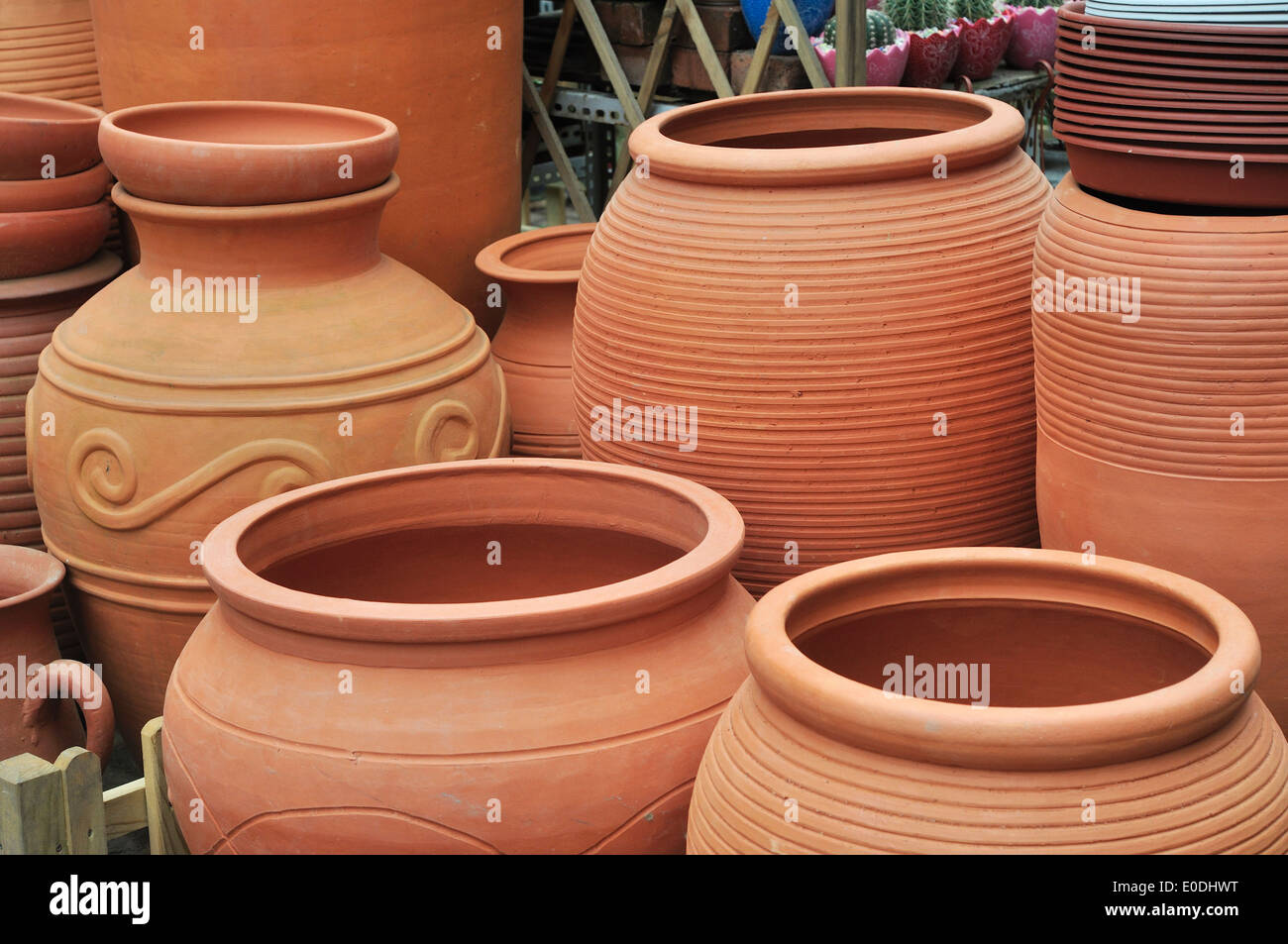 Vintage pottery pots hi-res stock photography and images - Alamy