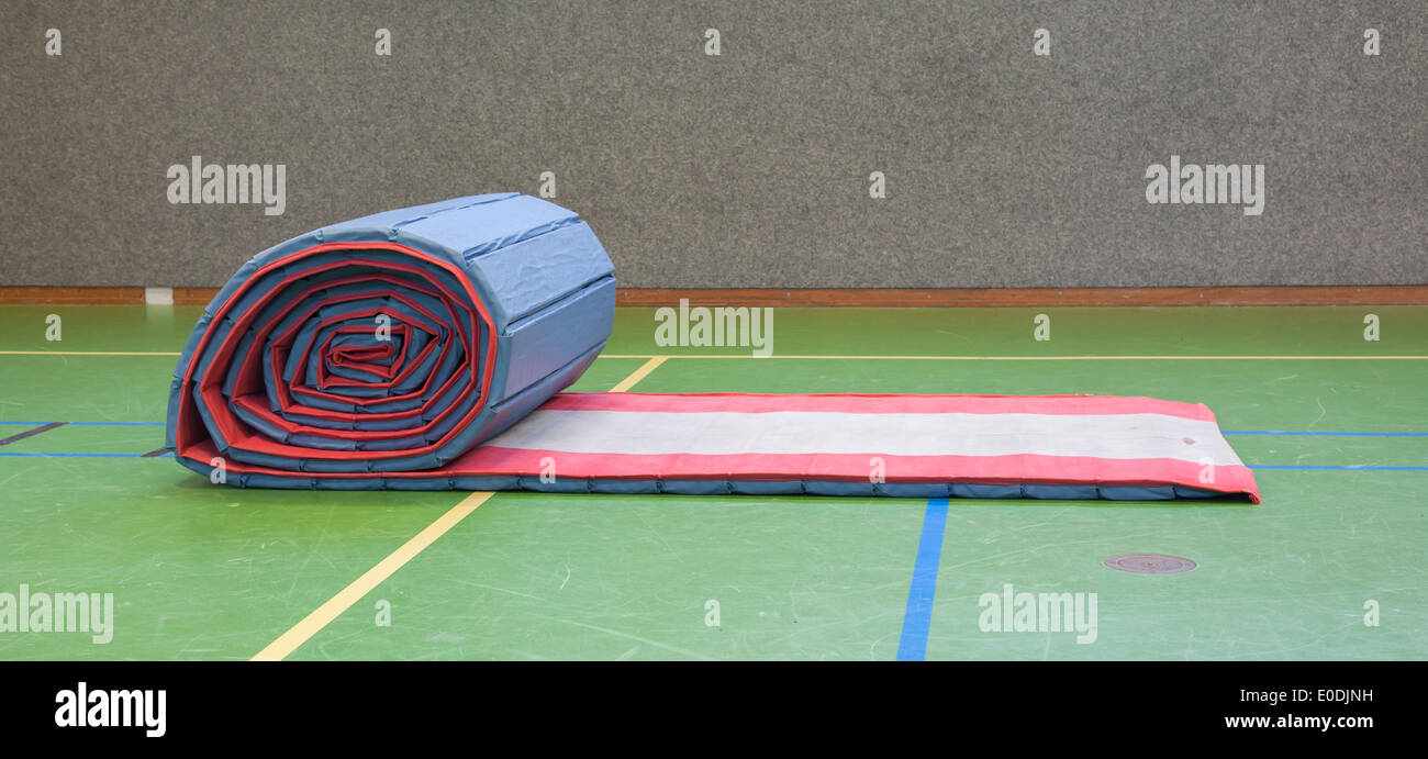 Very old long mat on a green court hi-res stock photography and images ...