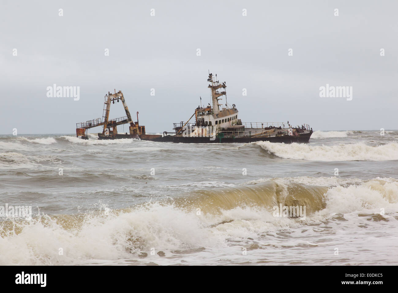 Zeila shipwreck stranded on 25th hi-res stock photography and images ...