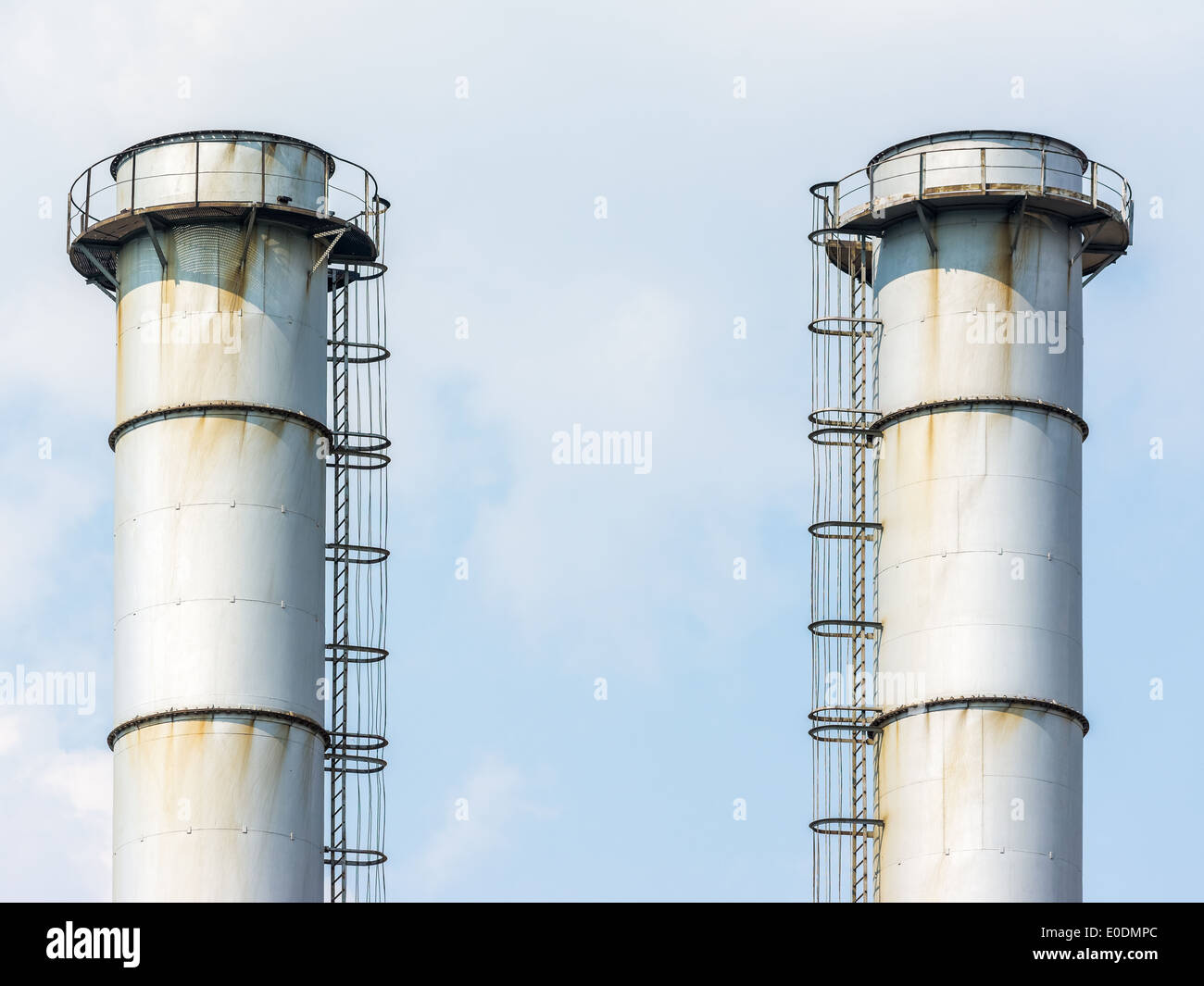 Factory chimneys hi-res stock photography and images - Alamy
