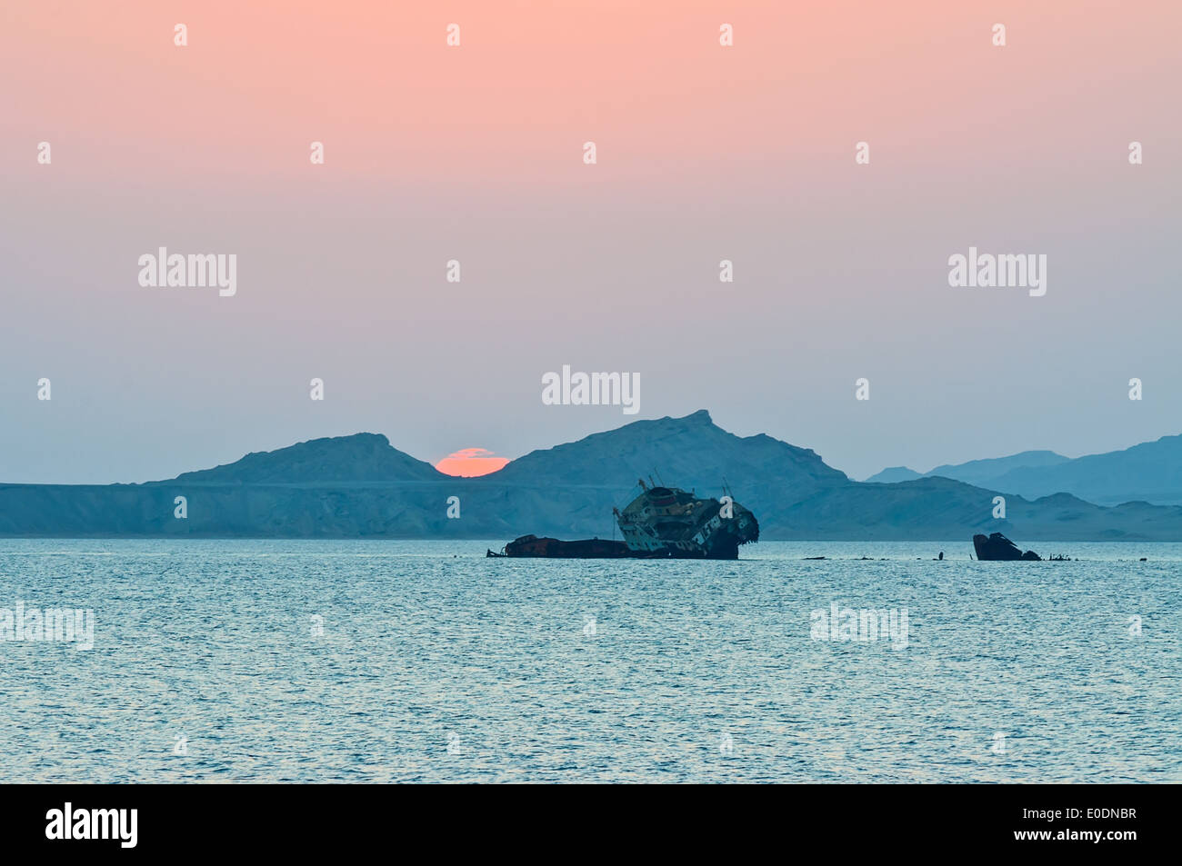 Ship shipwreck sinking hi-res stock photography and images - Alamy