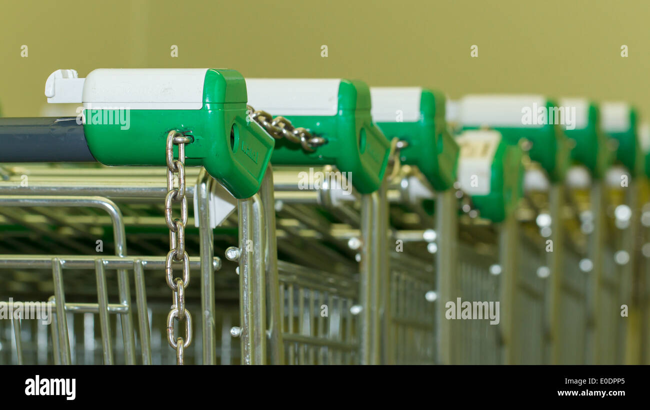 Customer trolleys hi-res stock photography and images - Alamy