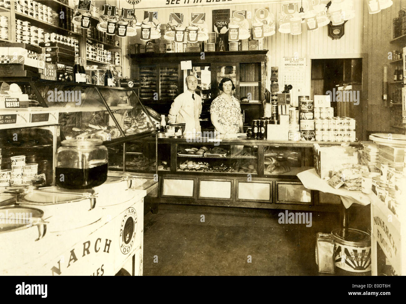 1930s shops hi-res stock photography and images - Alamy