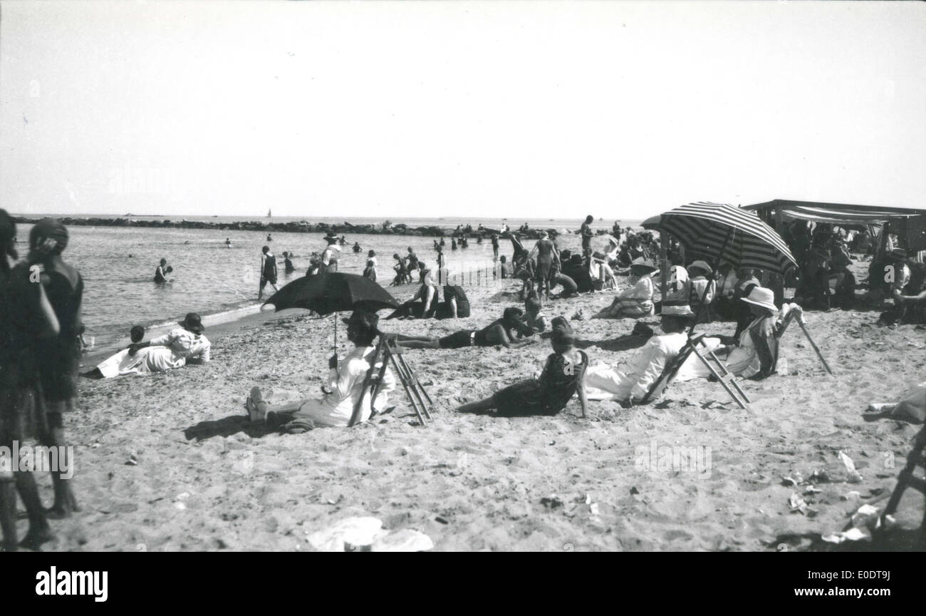 1920s beach photo hi-res stock photography and images - Alamy