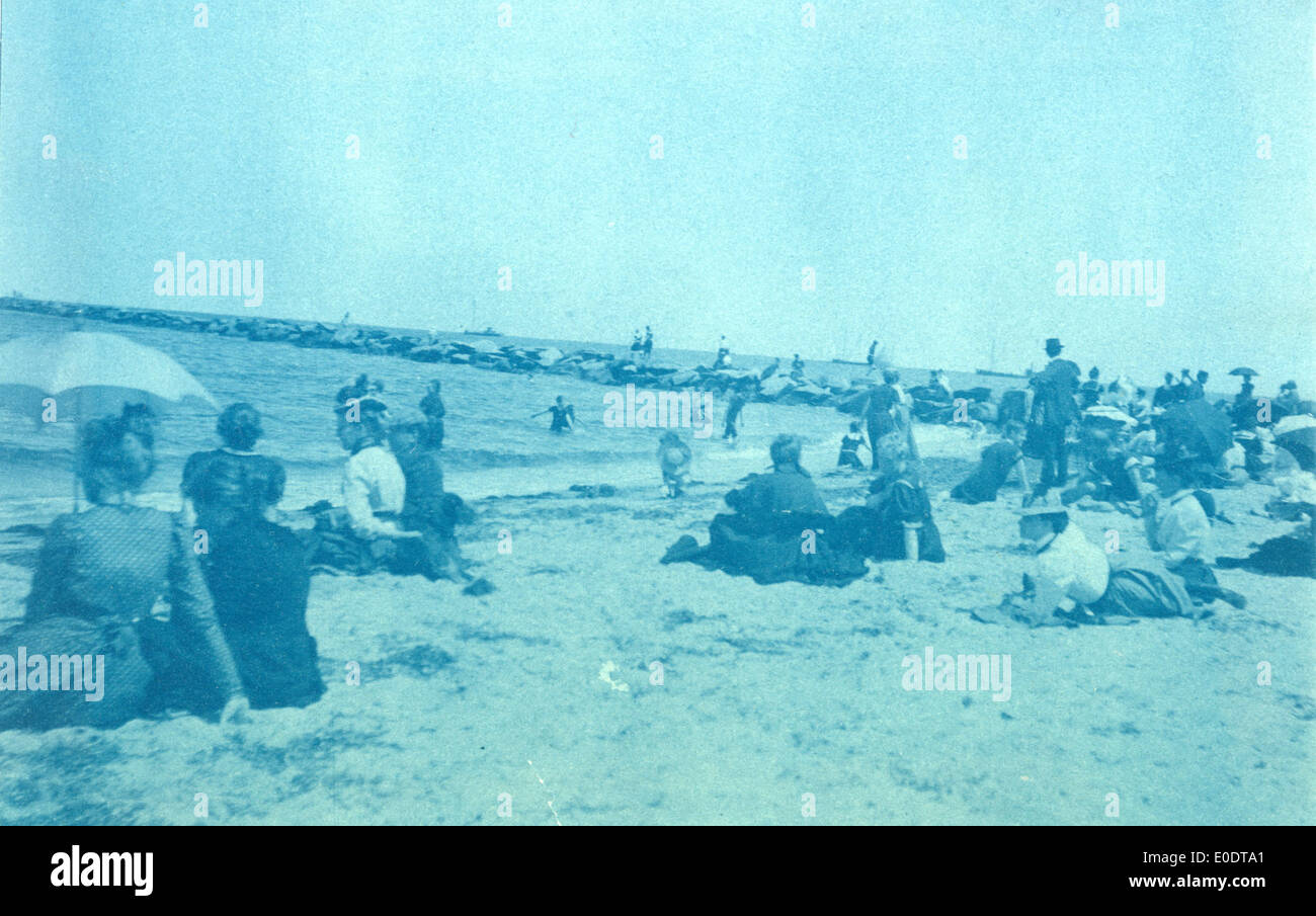 Bathing suits 1890s hi-res stock photography and images - Alamy