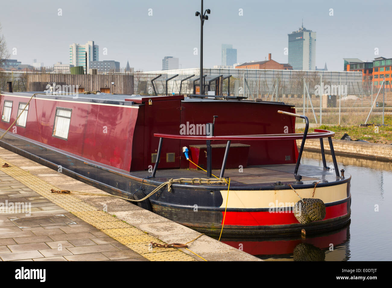 Islington wharf hi-res stock photography and images - Alamy