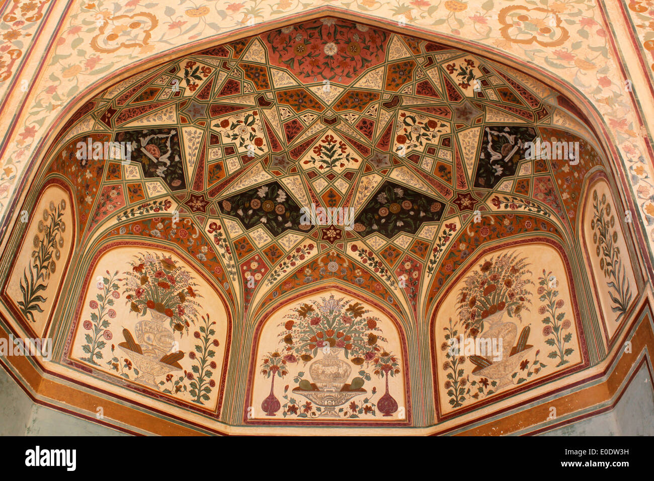 Rajasthani gate hi-res stock photography and images - Alamy