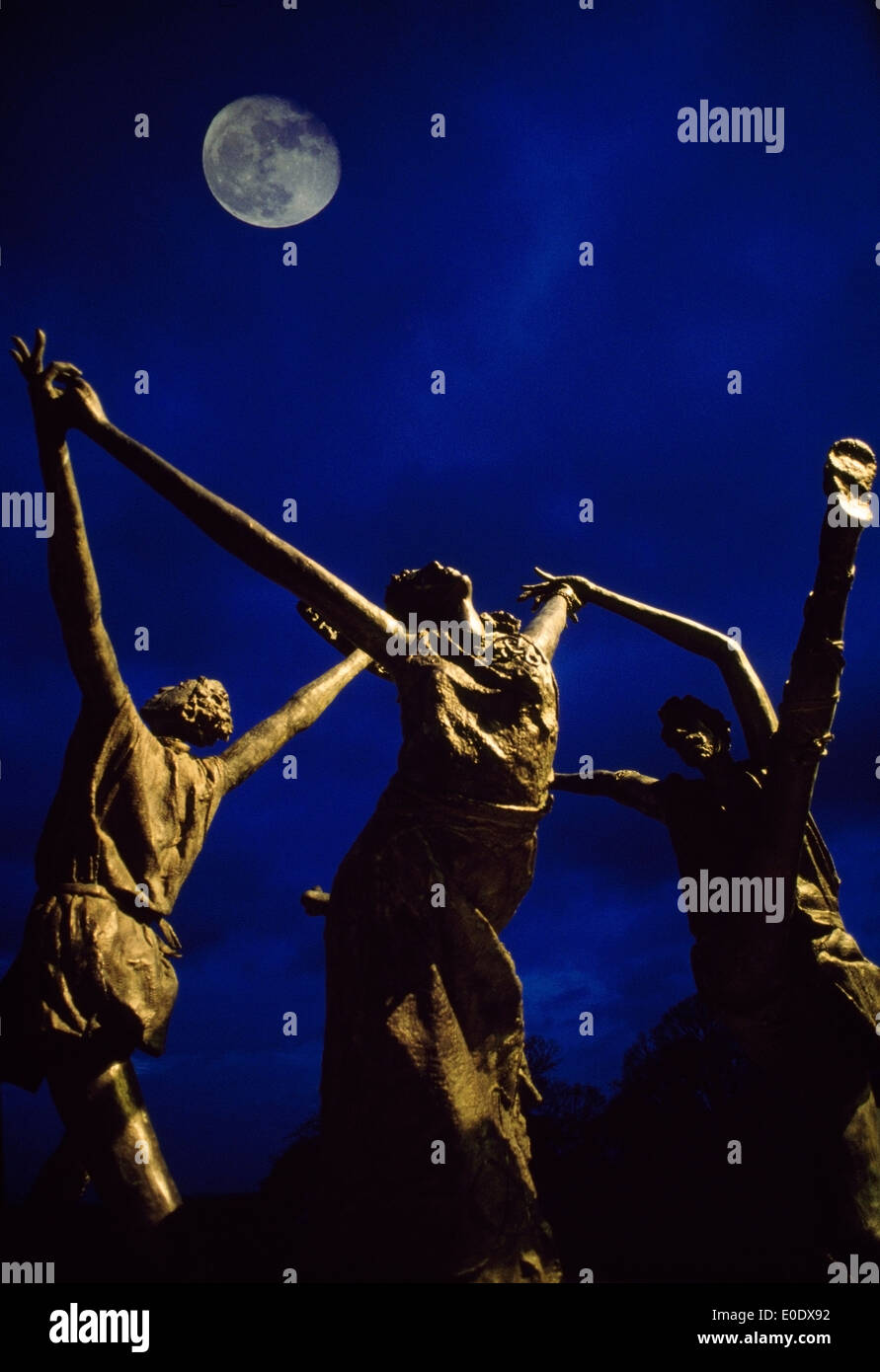 Bru Boru Sculpture, Rock Of Cashel, County Tipperary, Ireland Stock ...