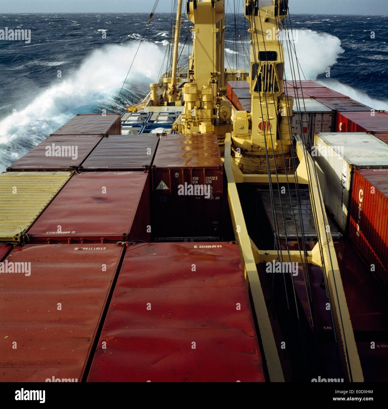 Ocean container hi-res stock photography and images - Alamy