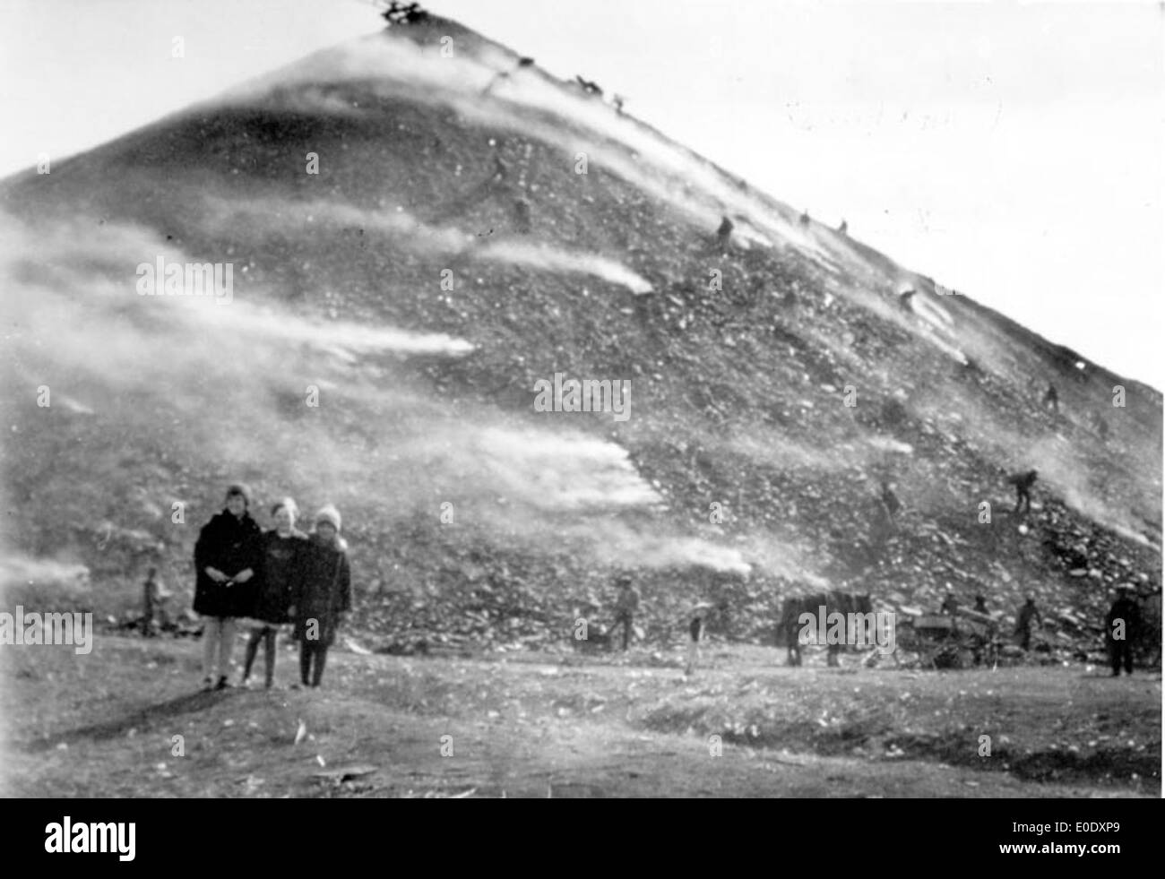 Coal pickers hi-res stock photography and images - Alamy