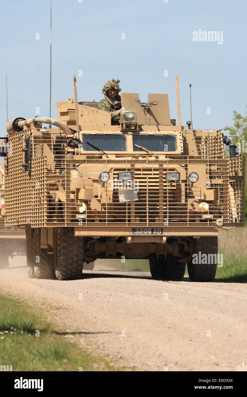 British army troop carrier hi-res stock photography and images - Alamy
