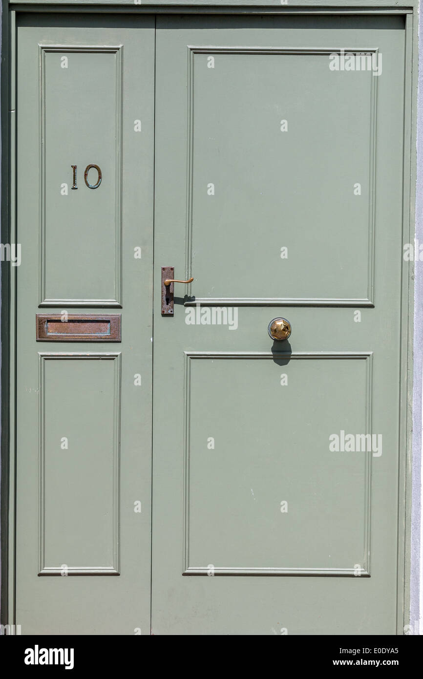 Smart white Victorian number ten front door Stock Photo - Alamy