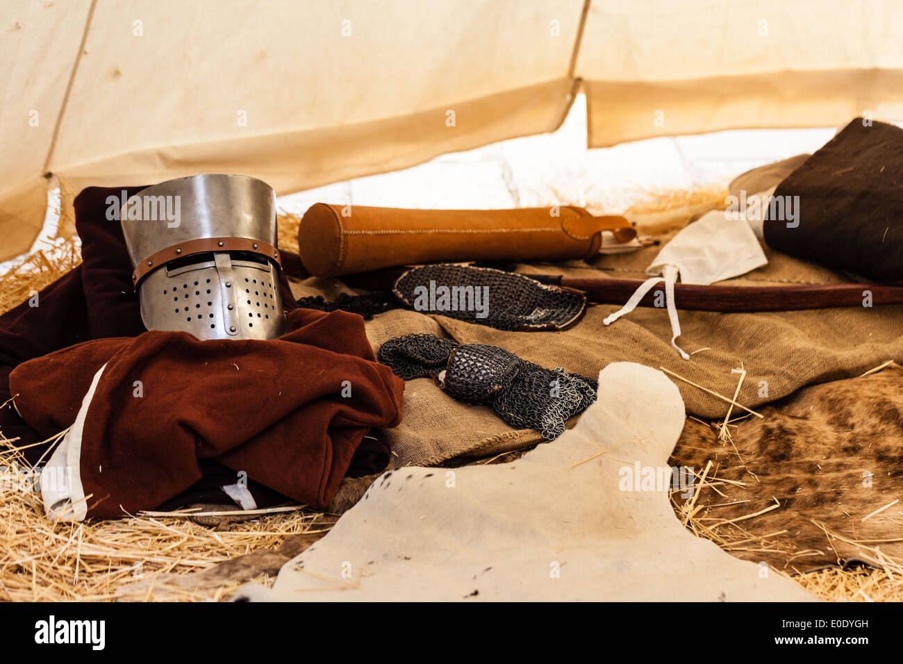 Medieval tent hi-res stock photography and images - Alamy