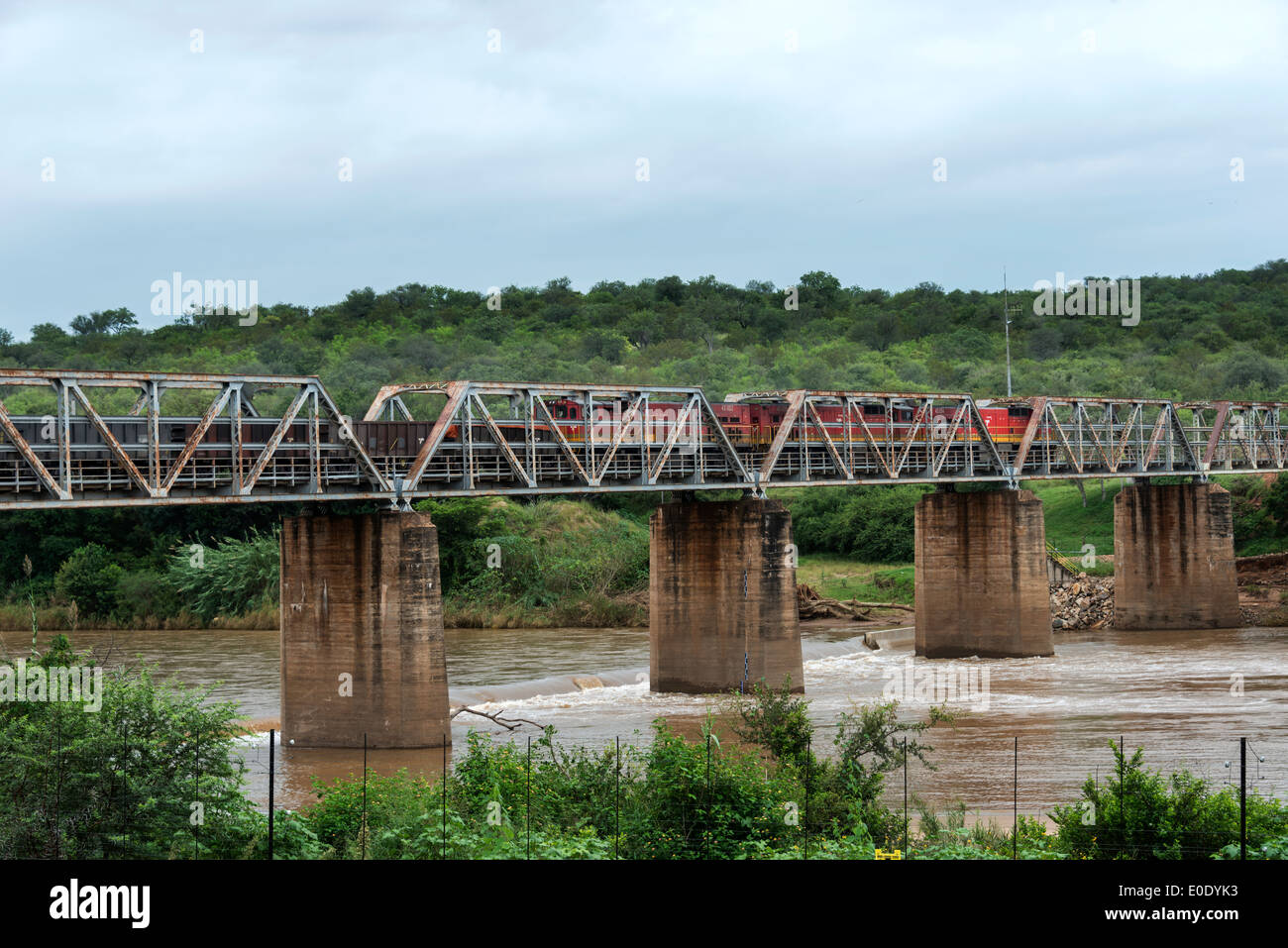 Massive bridge structure hi-res stock photography and images - Alamy