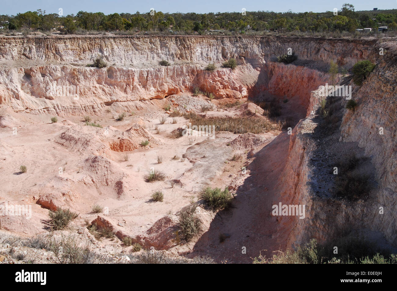 Opal mine lightning ridge hi-res stock photography and images - Alamy