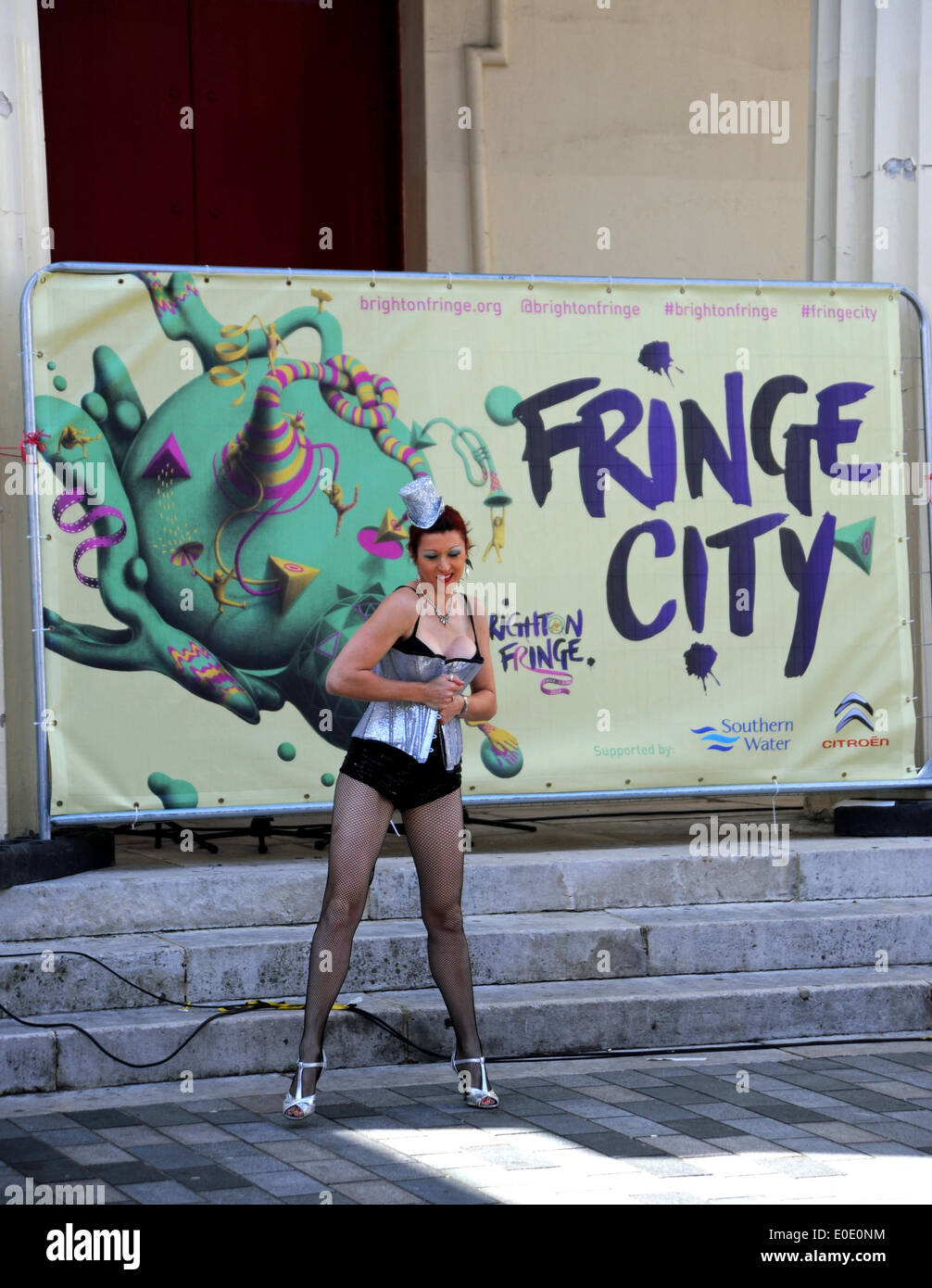 The Electric Cabaret Moulin Rouge show entertains crowds with burlesque ...
